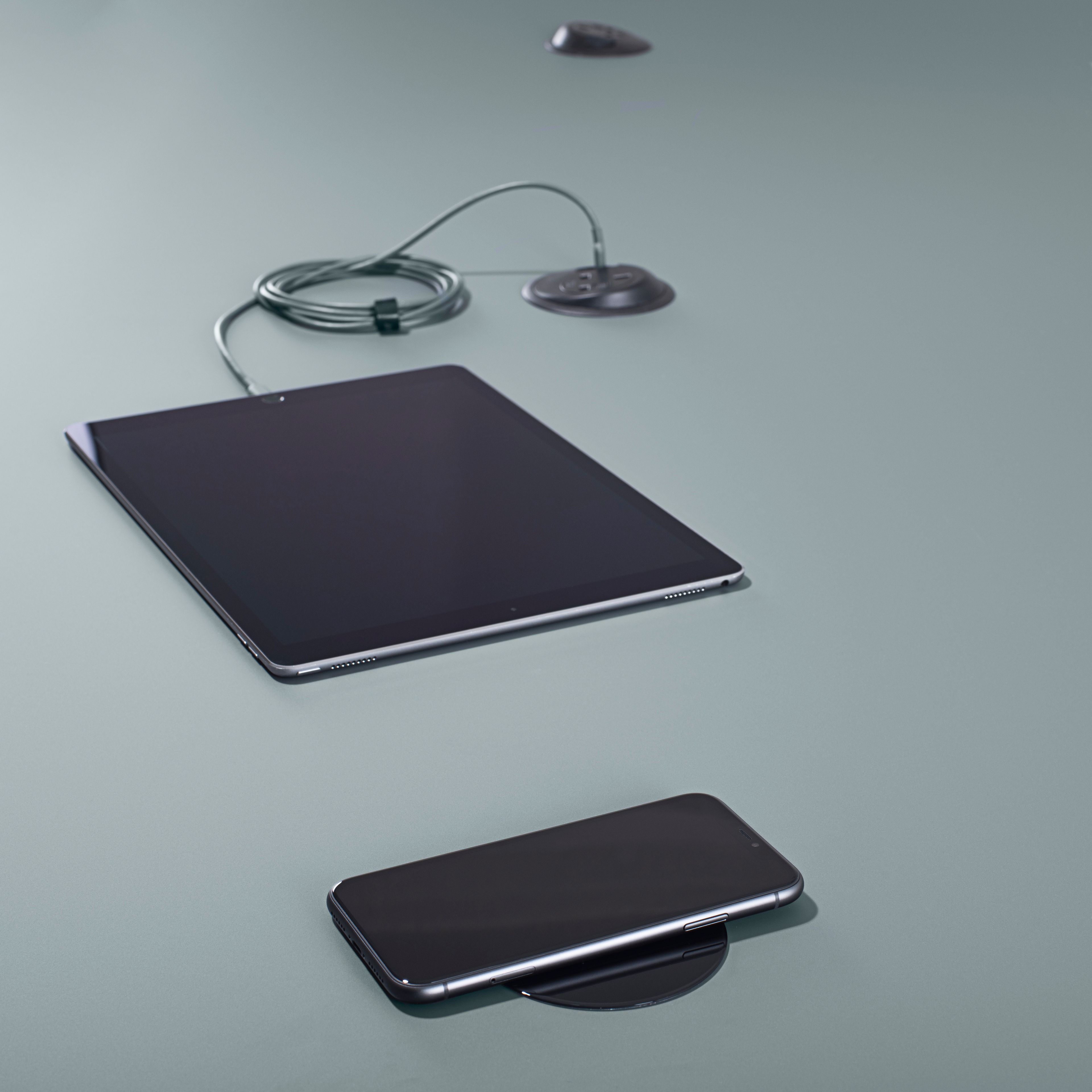 Mange-debout en bois multi-niveau BRIDGE By OMK design Rodney Kinsman