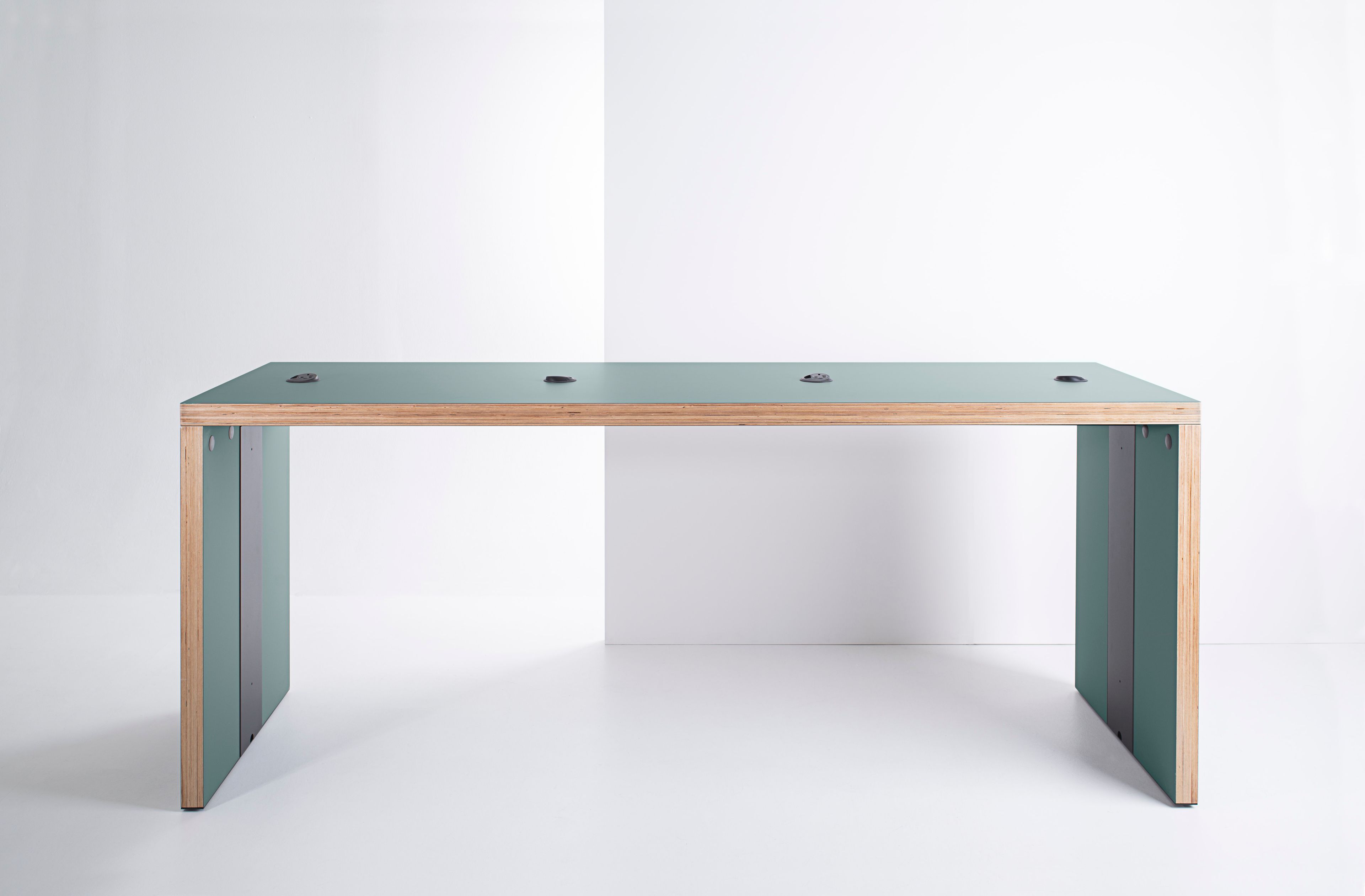 Mange-debout en bois multi-niveau BRIDGE By OMK design Rodney Kinsman