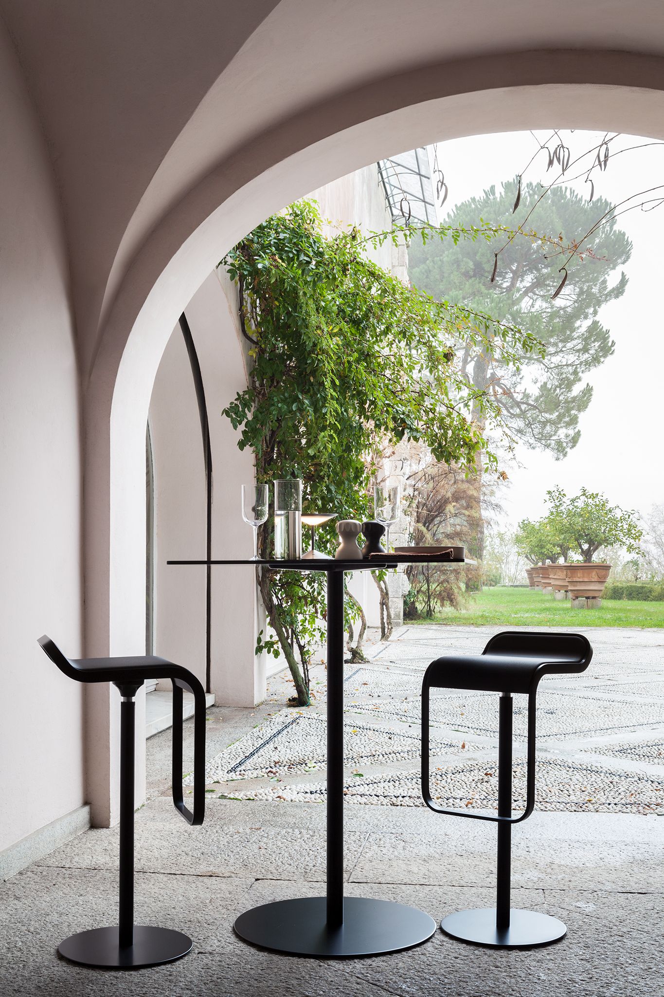 BRIO OUTDOOR Round high table By Lapalma | design Romano Marcato