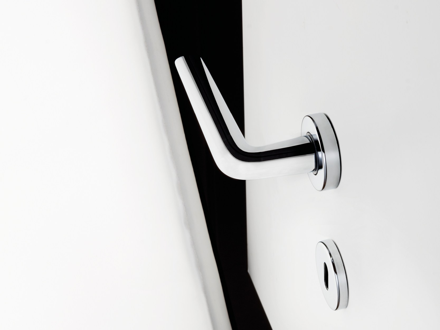 BRIXIA ZINCRAL DK window handle with SmartBlock anti-intrusion system ...
