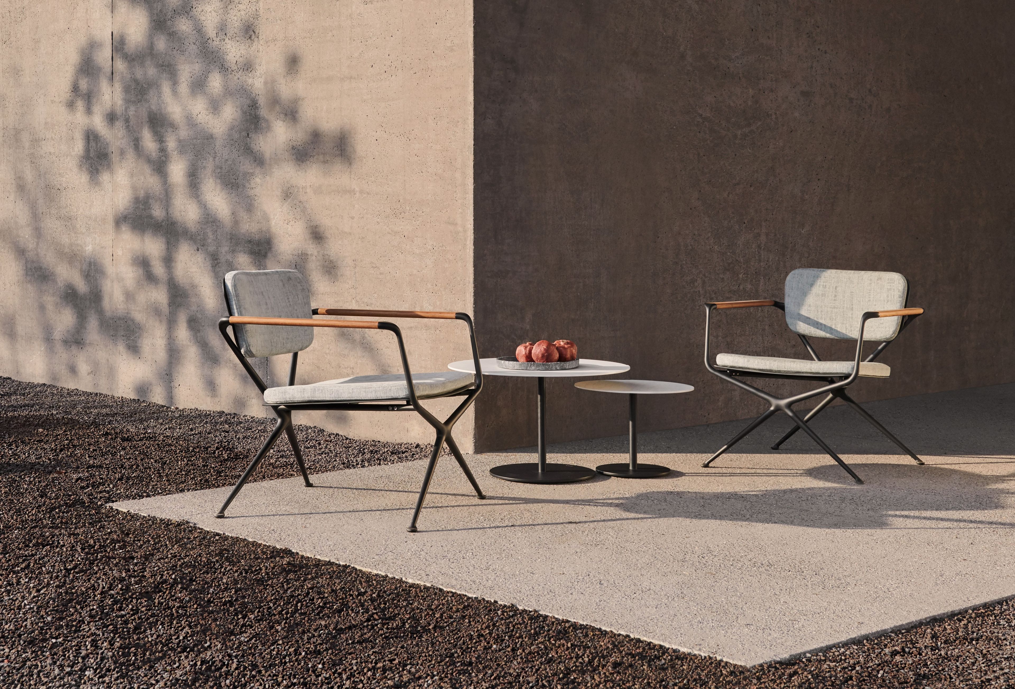 BUTLER | Ceramic coffee table By Royal Botania