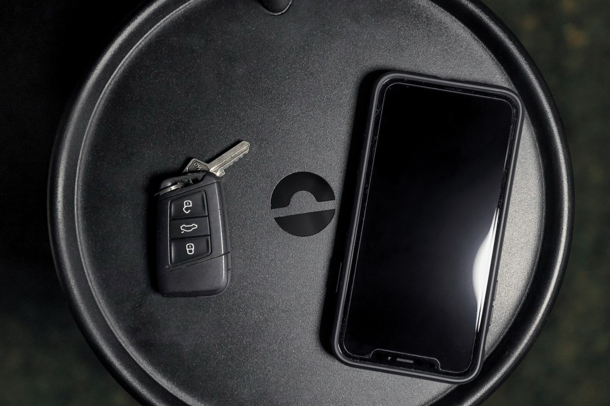 LED metal floor lamp with shelf BUTLER By Linea Light Group