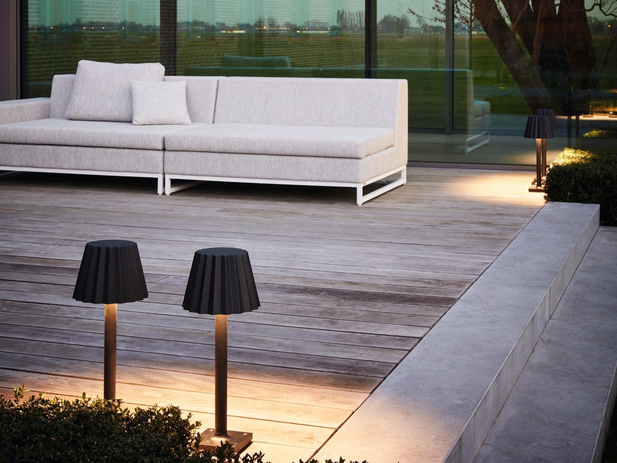 LED aluminium Floor lamp BUTLER P By Delta Light design Arik Levy