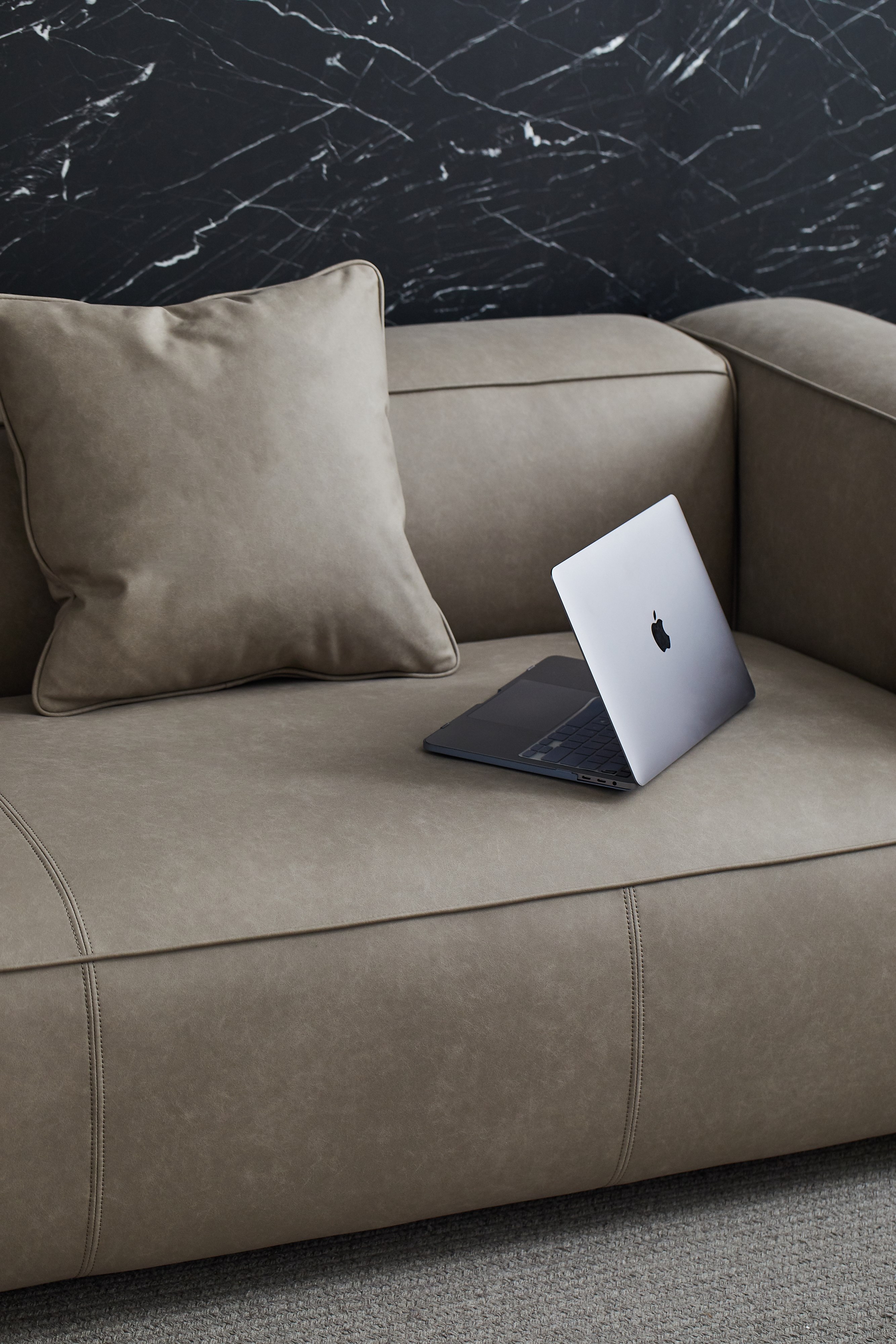 BUTTER | Leather sofa 3 seater leather sofa By grado design