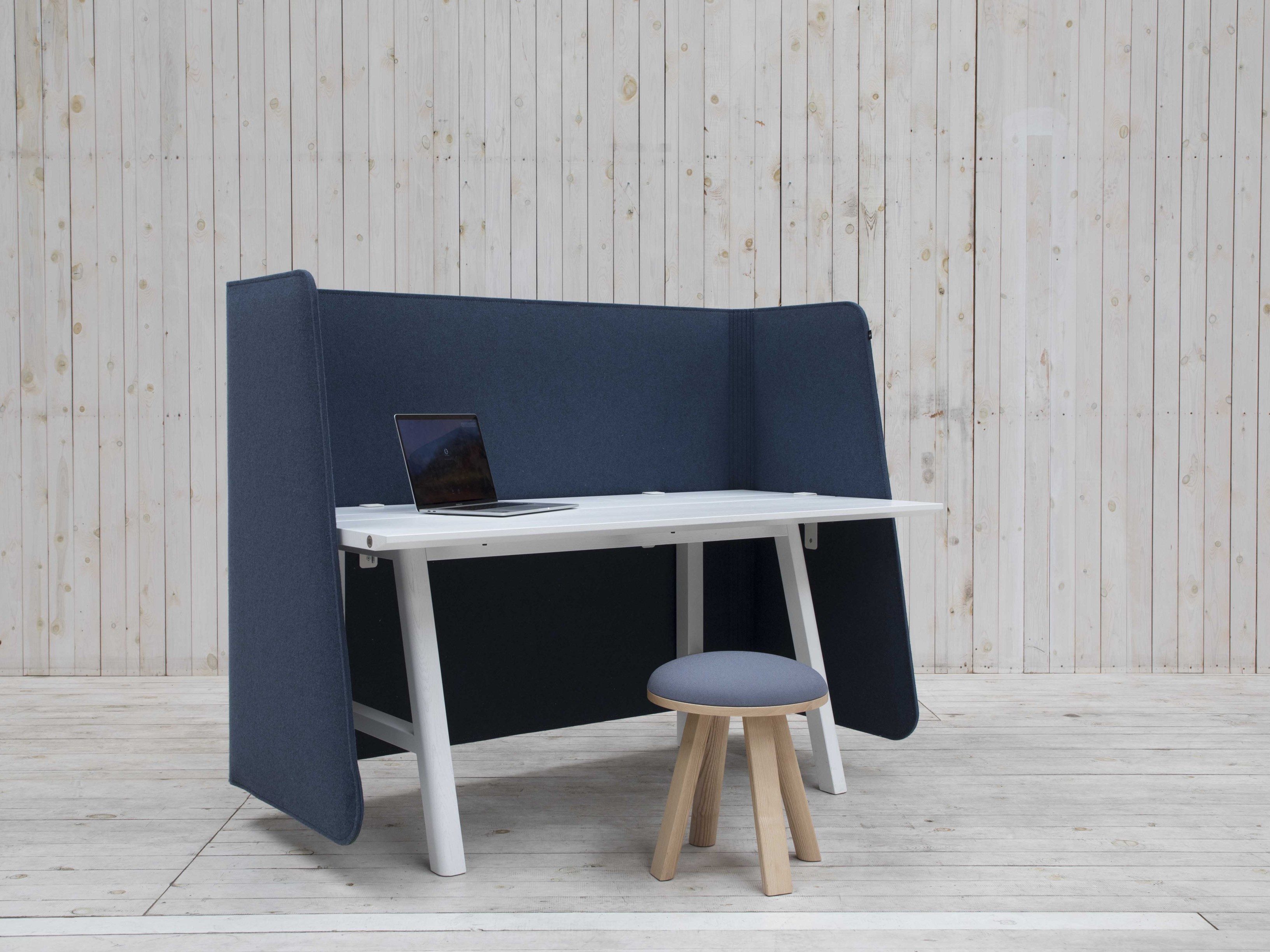Acoustical desk panel BuzziWrap FrontDesk By BuzziSpace