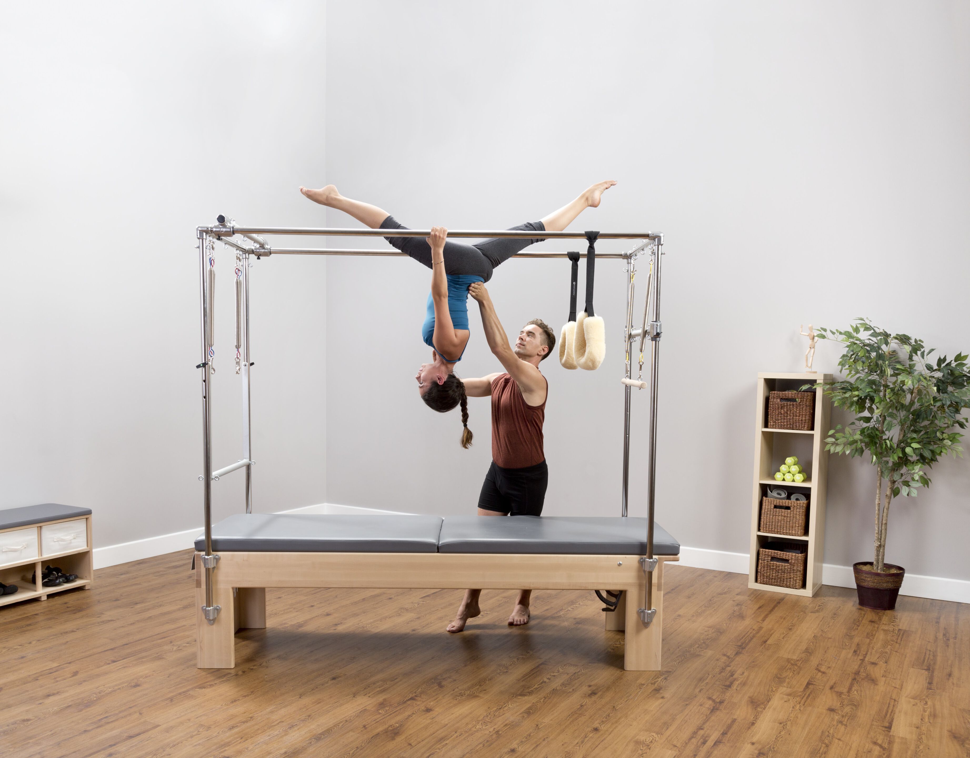 REFORMER TRAPEZE COMBINATION Pilates reformer By Balanced Body