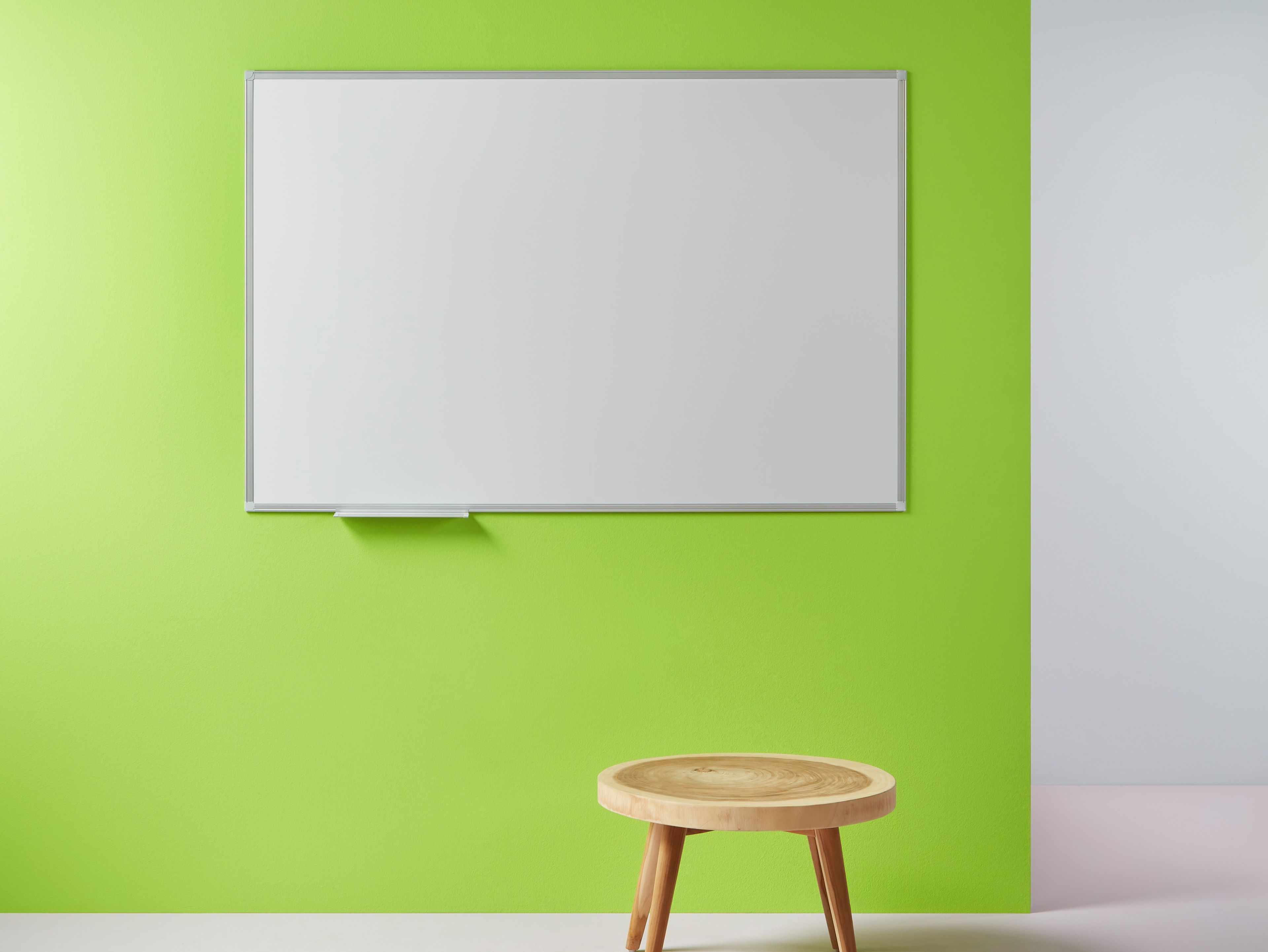 Basic board Magnetic aluminium office whiteboard By Made Design