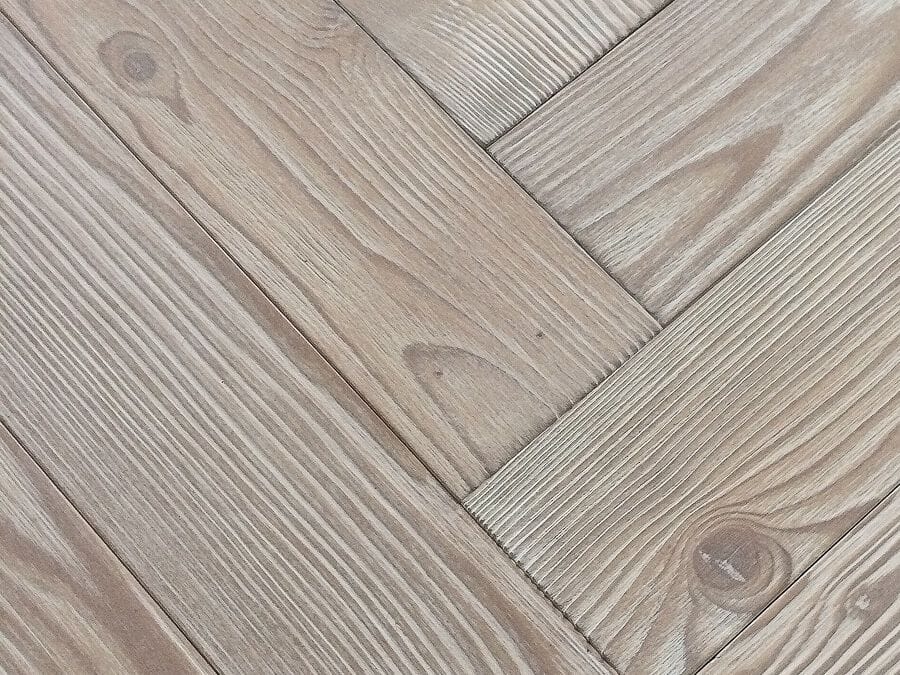 ITALIAN HERRINGBONE 90° WHITENED LARCH Larch parquet By Bassano Parquet