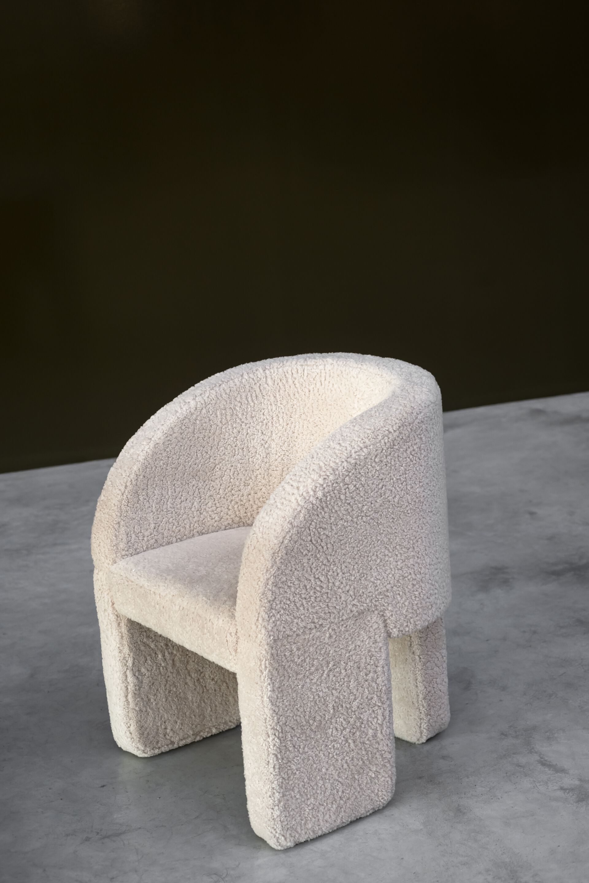 LAZYBONES MOUTON Natural sheepskin easy chair By Baxter | design Studiopepe