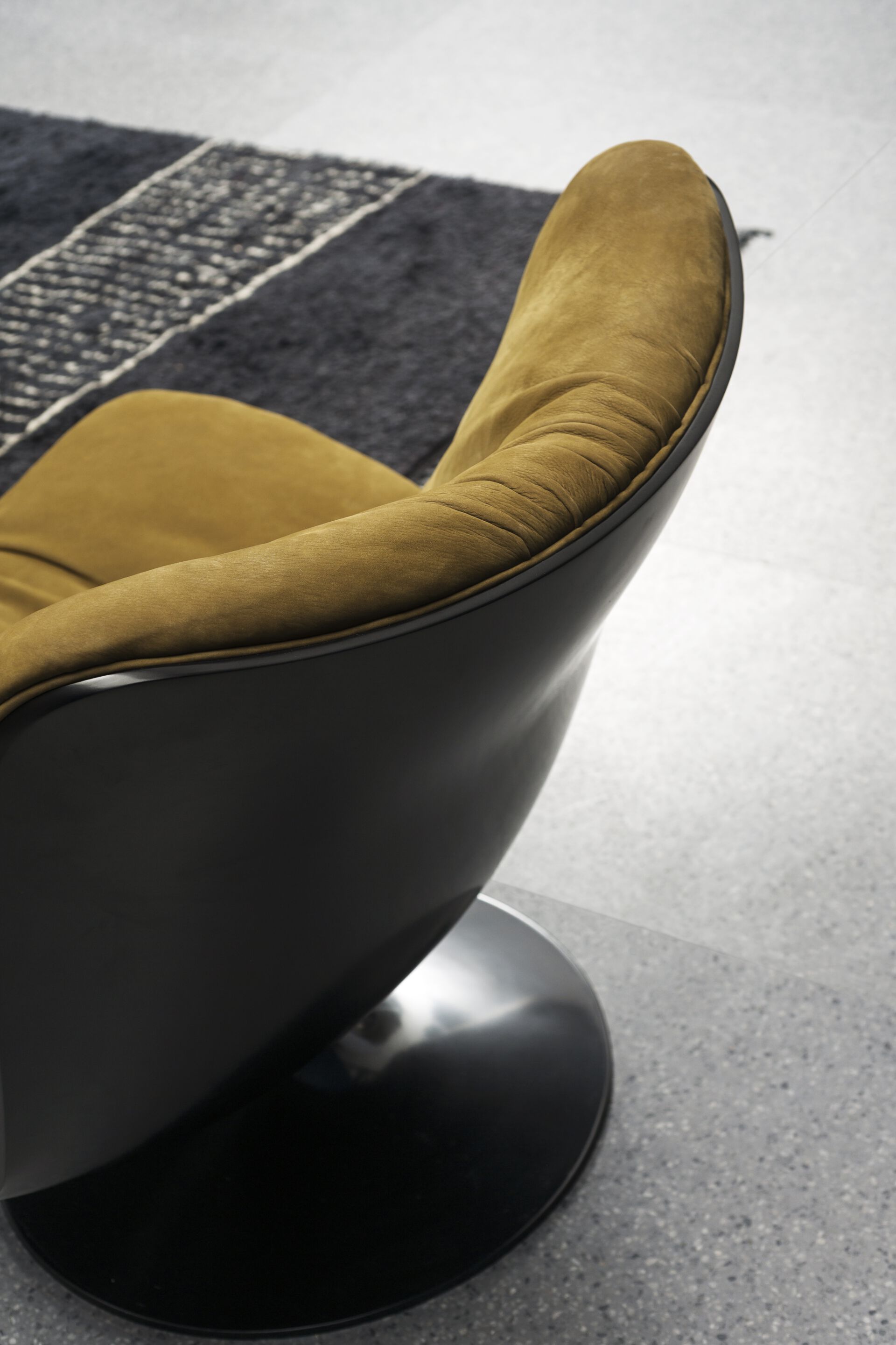 MARILYN Swivel armchair By Baxter | design Draga & Aurel