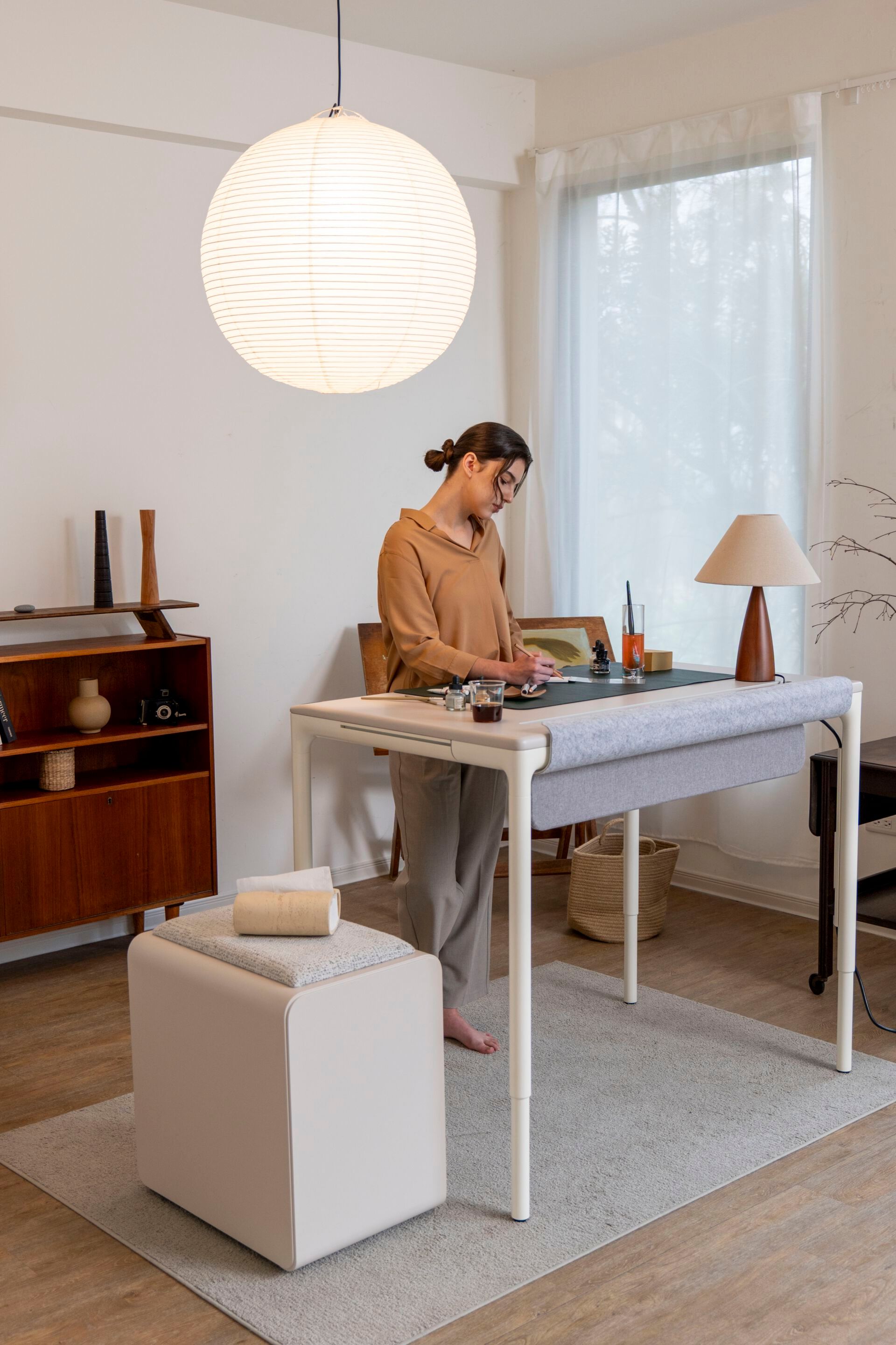 TENON MINI Height-adjustable plywood office desk By Beflo