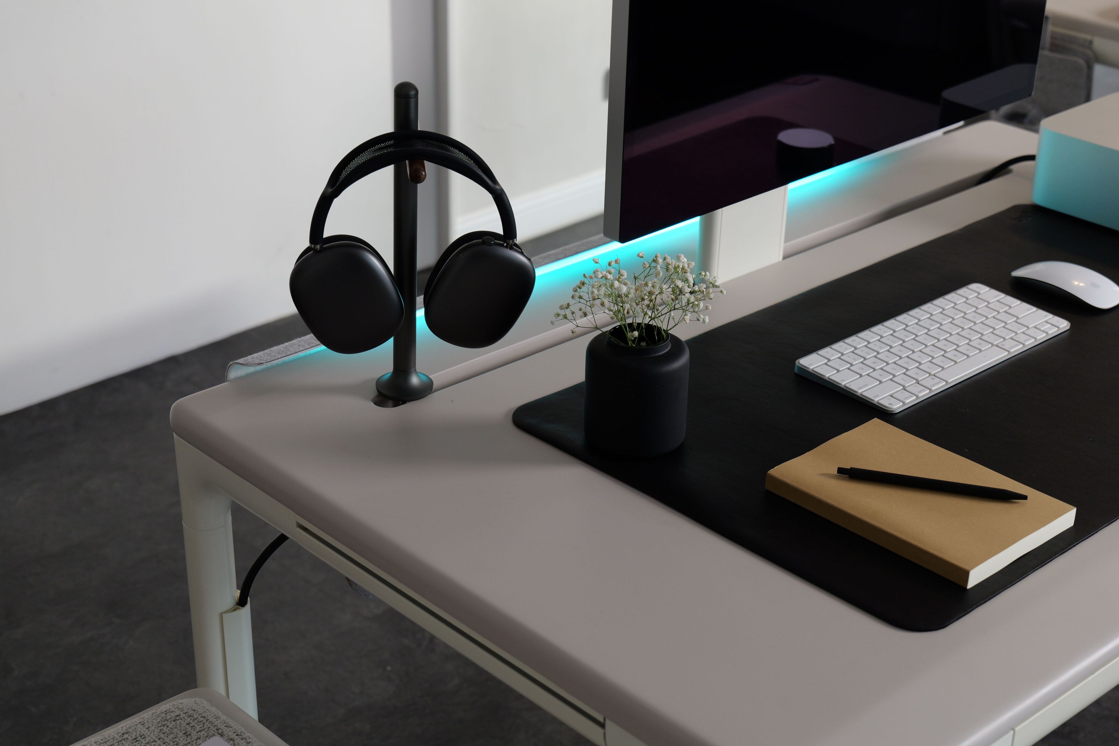 TENON MINI Height-adjustable plywood office desk By Beflo