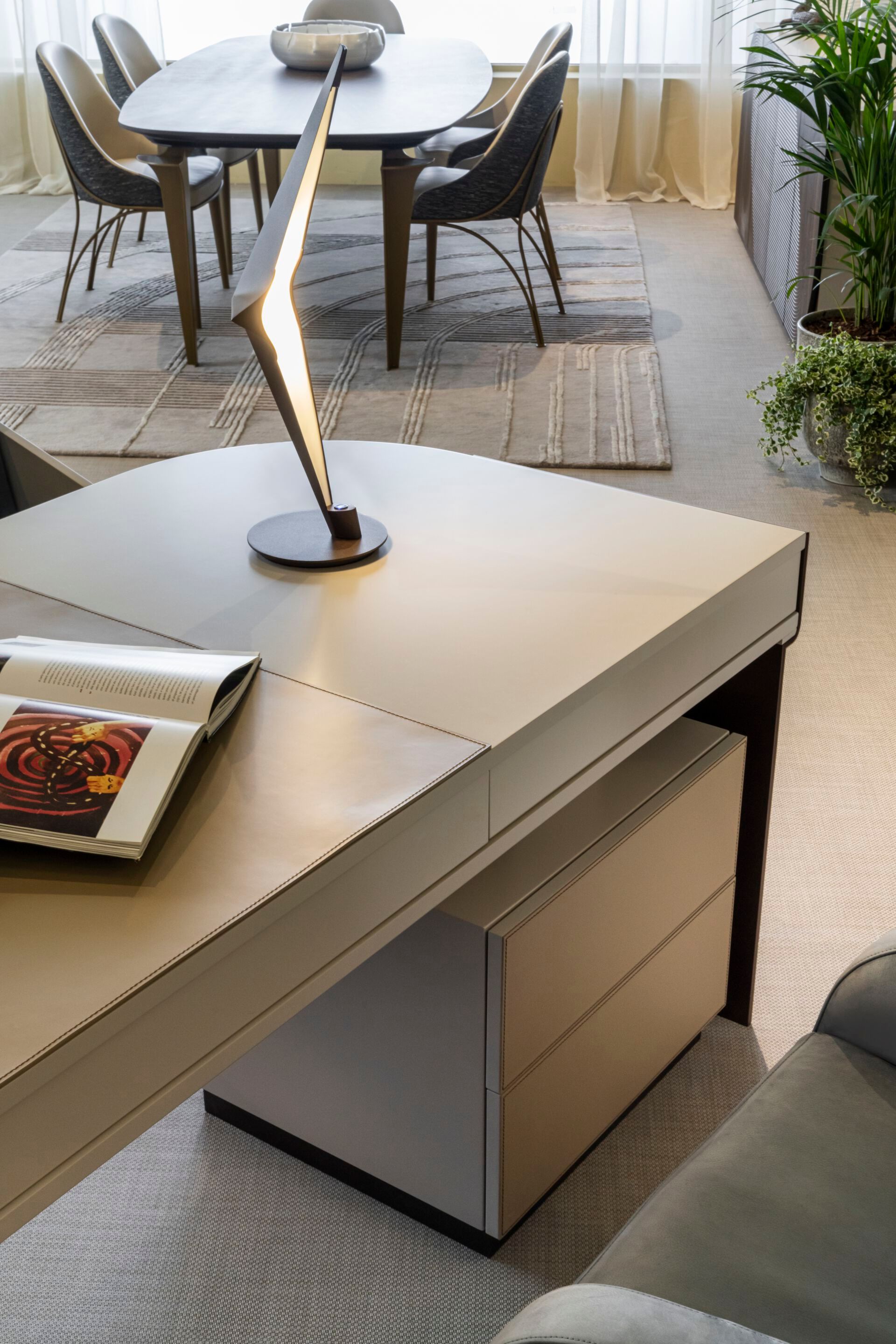 PLUME 写字台 By Bizzotto Italia