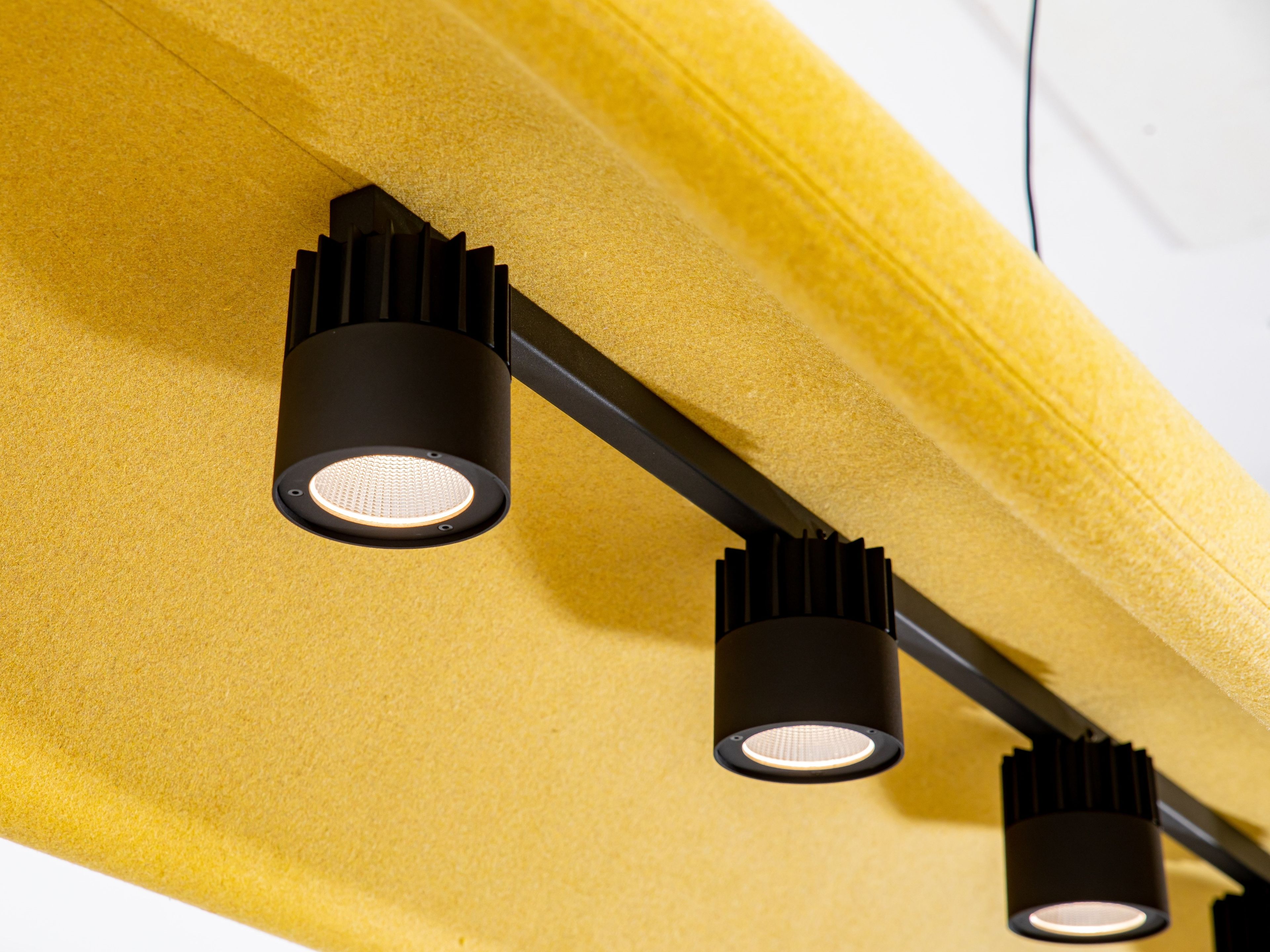 BuzziChip Pendant lamp By BuzziSpace