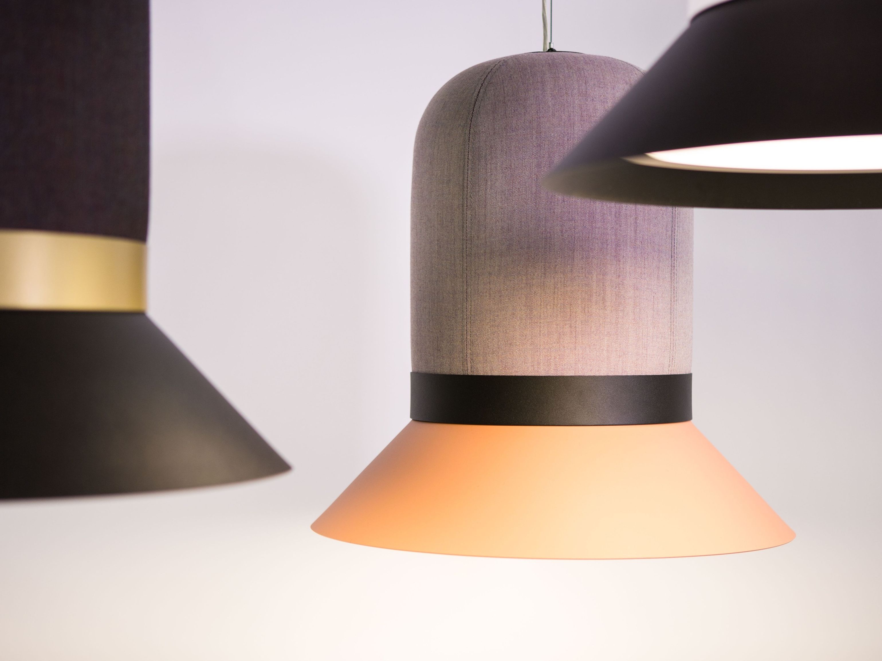 BuzziHat Sound-absorbing pendant lamp By BuzziSpace | design Alain Gilles