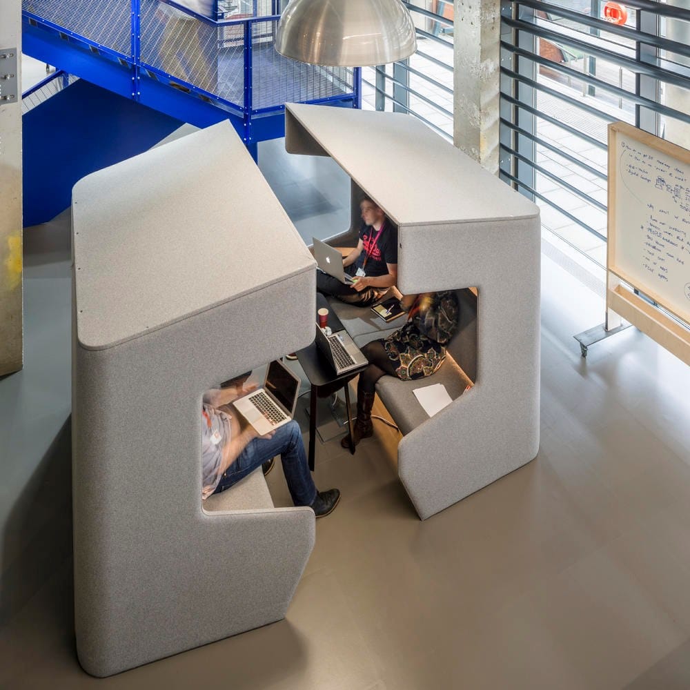BuzziVille Sound absorbing felt office screen By BuzziSpace