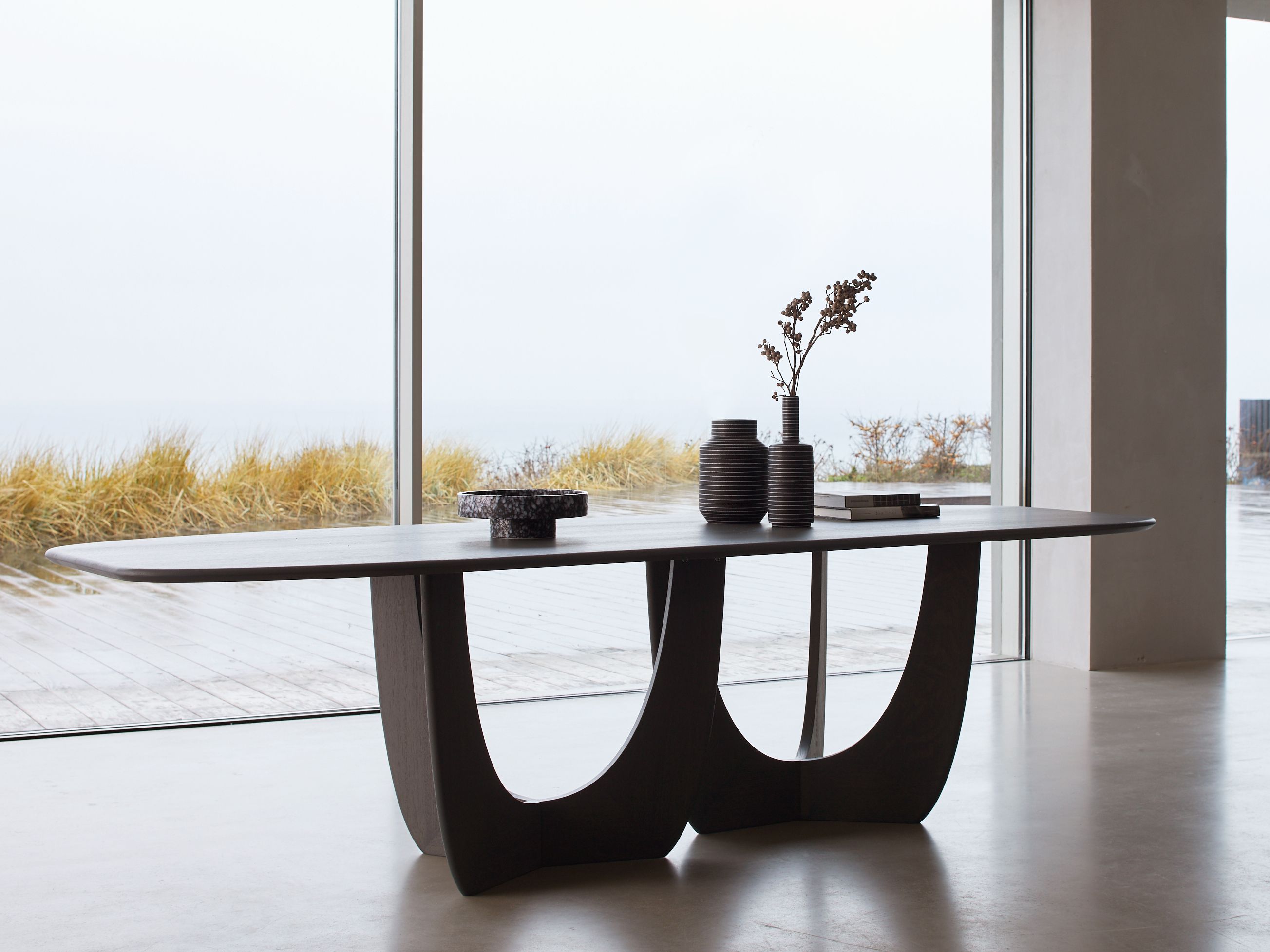 CALA | Oval table By more design Gil Coste