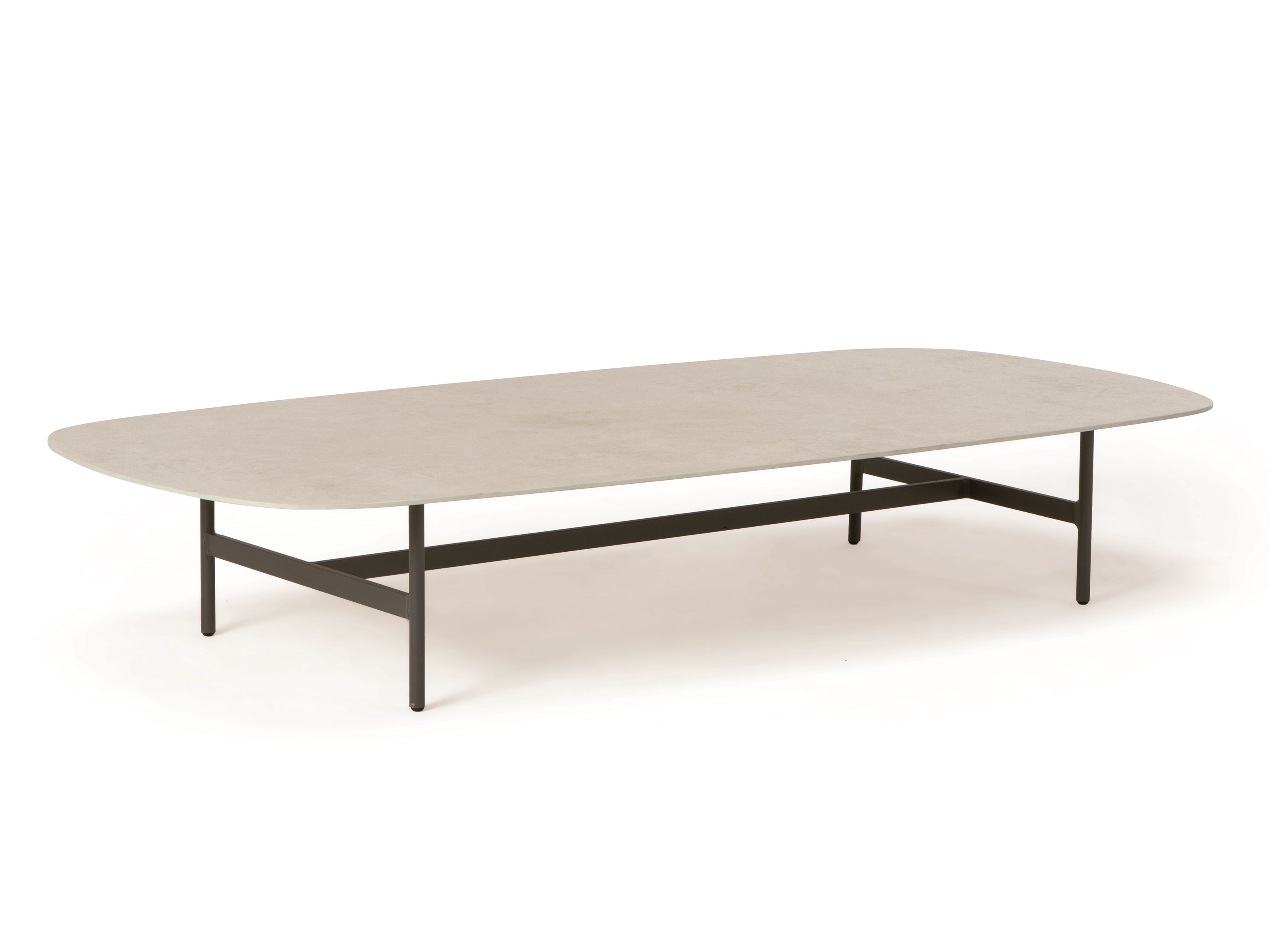 CALIPSO Oval ceramic coffee table By Ethimo | design Ilaria Marelli