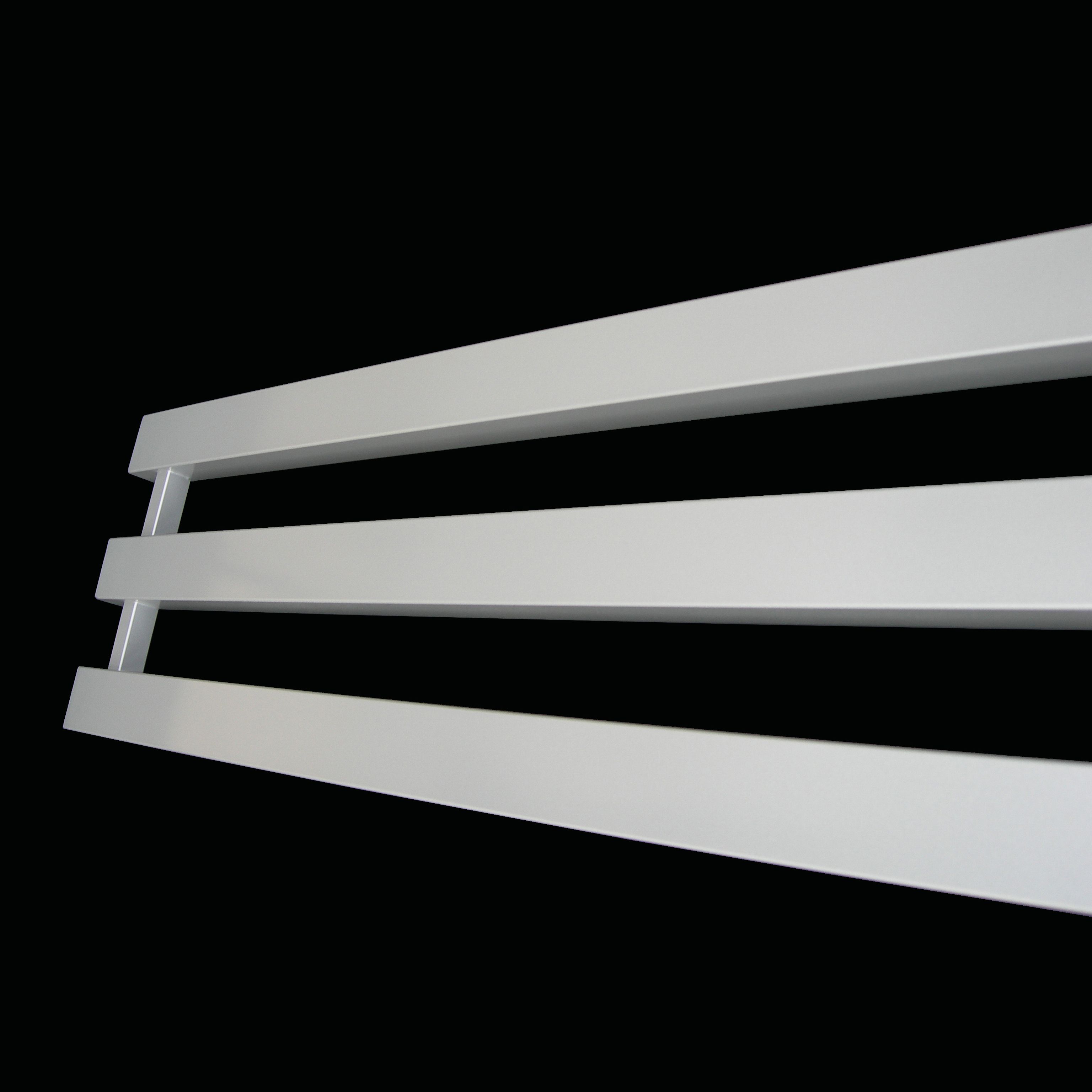 CANDELA | Horizontal towel warmer I Classici Collection By Geber Radiatori