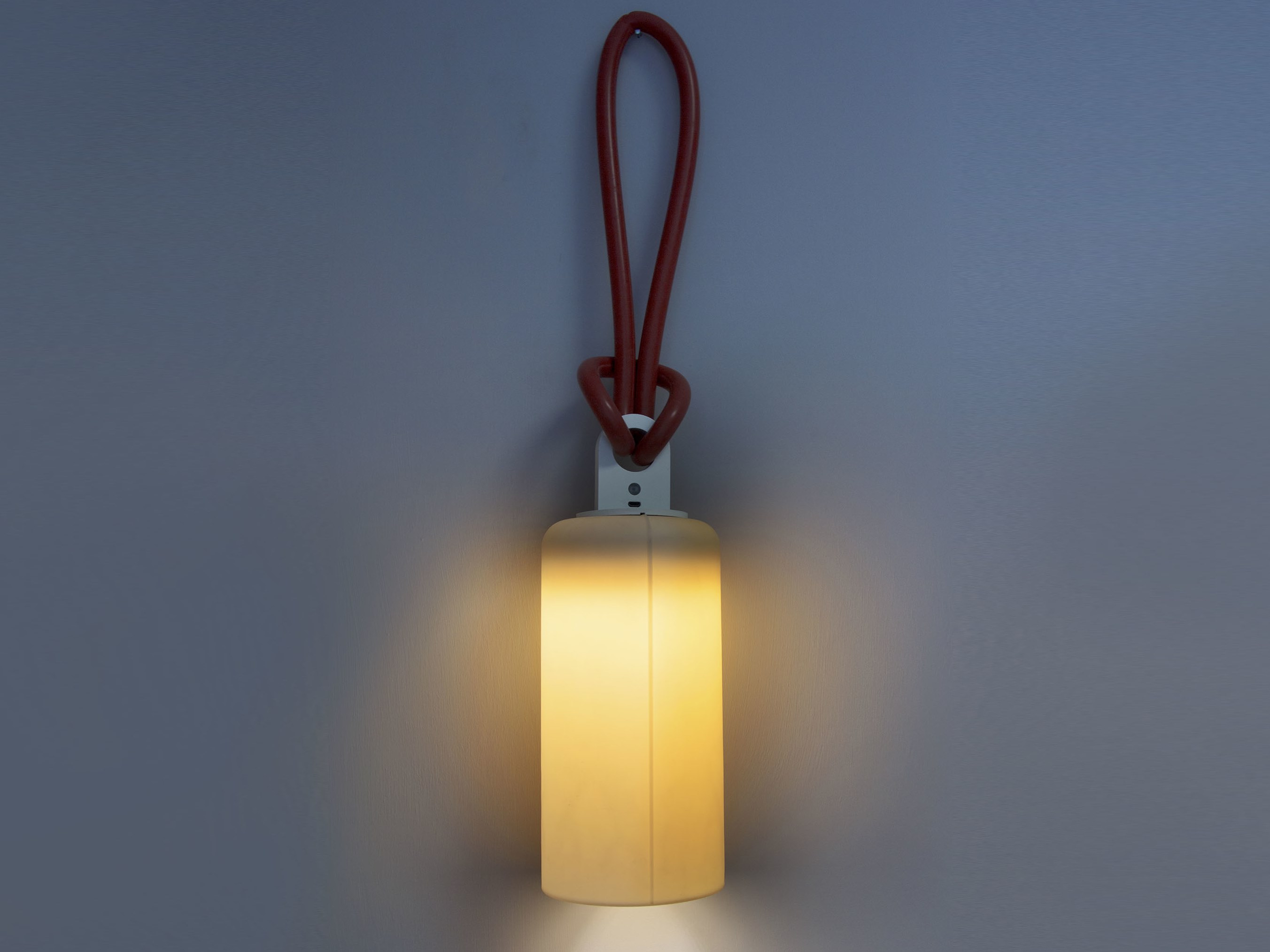 CANDLE 1 BATTERY Polycarbonate and Laprene battery lamp By In-es.artdesign