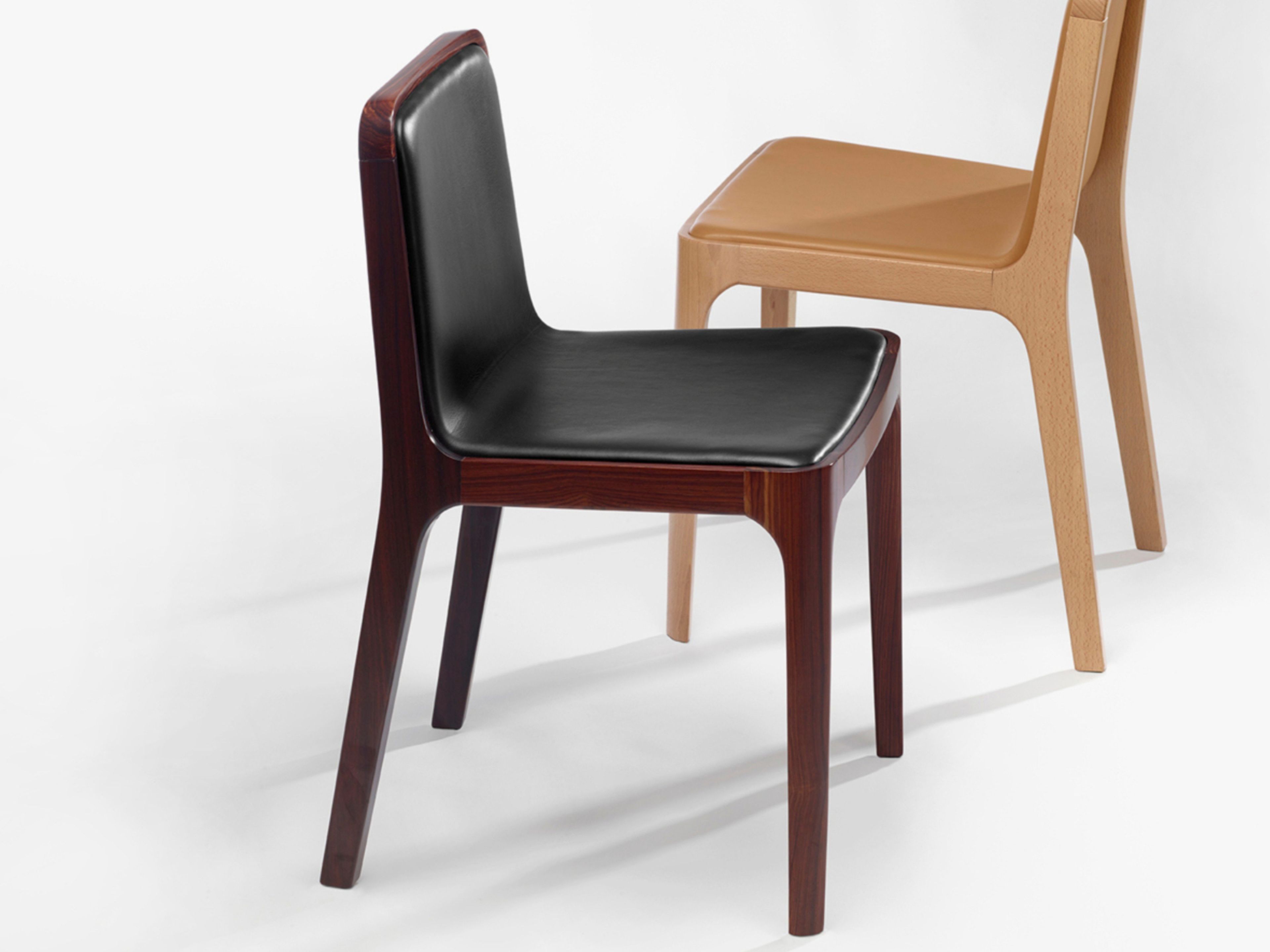 CAST Sedia in noce e pelle By MOR DESIGN | design Pedro Sottomayor