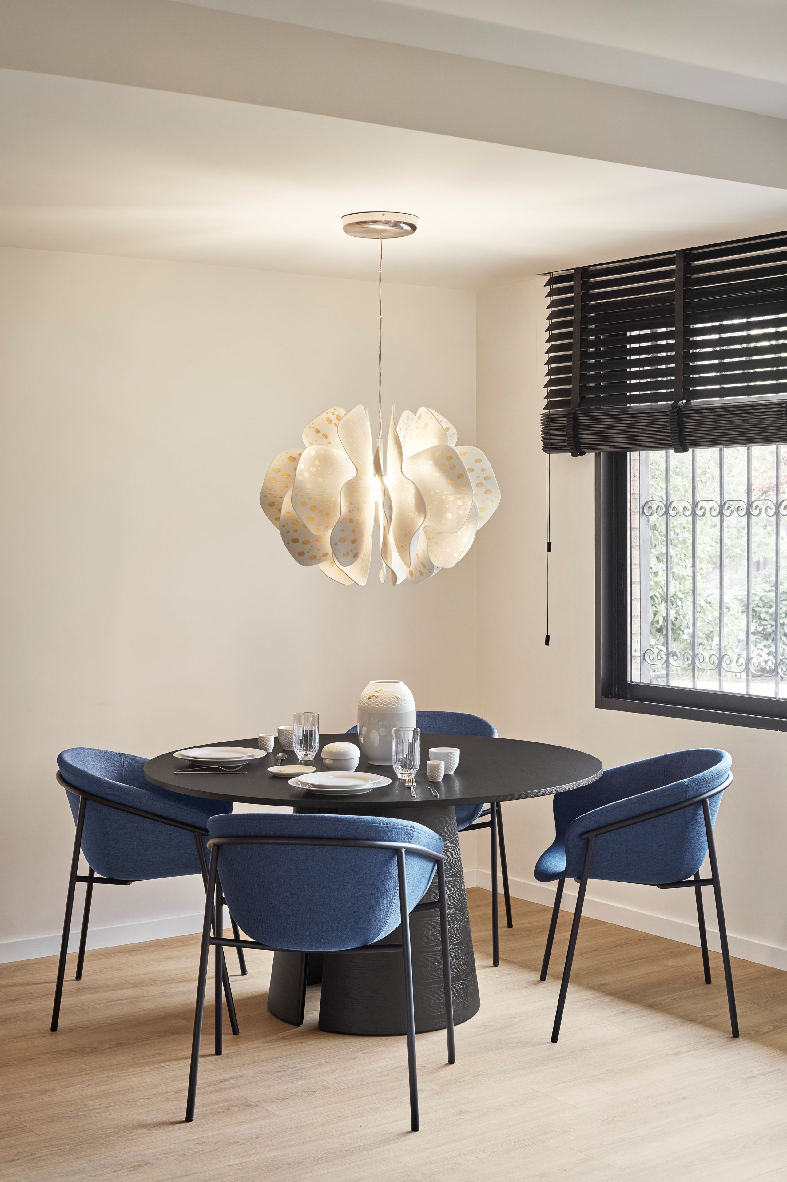 CEP Round wooden dining table By TEULAT | design Cambres Design