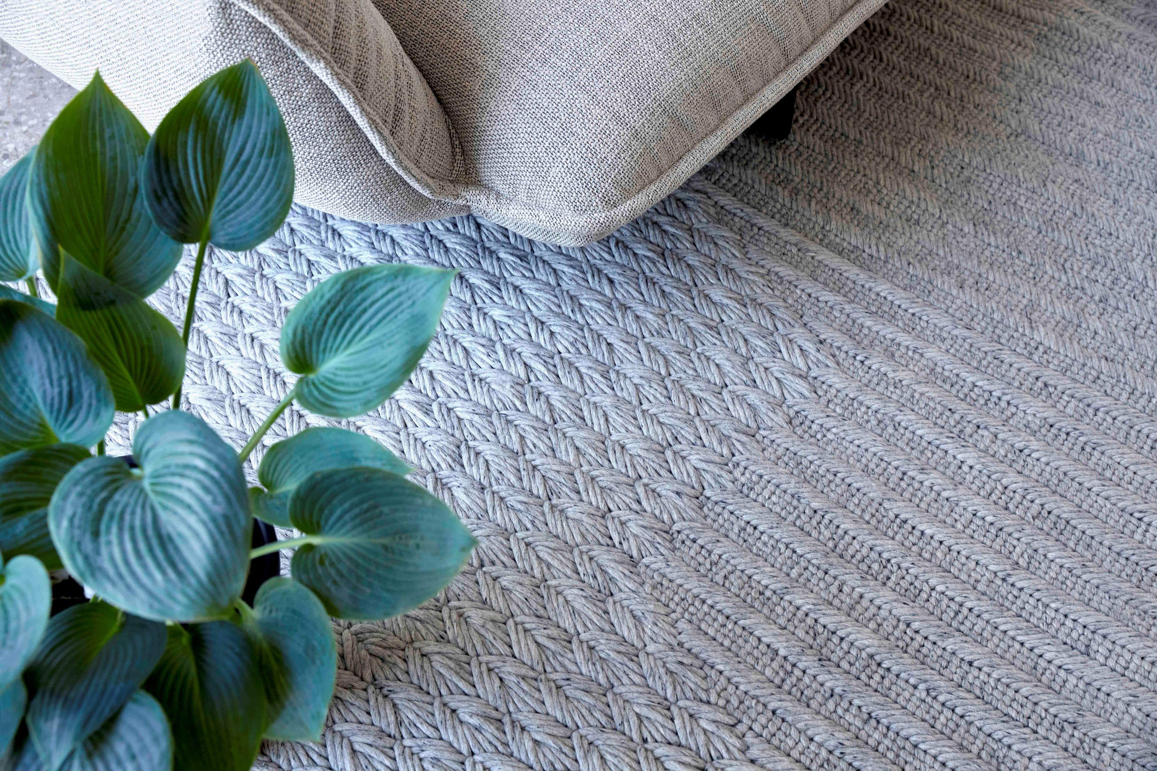 Contemporary style solid-color rectangular wool rug CHADDAR By GAN ...