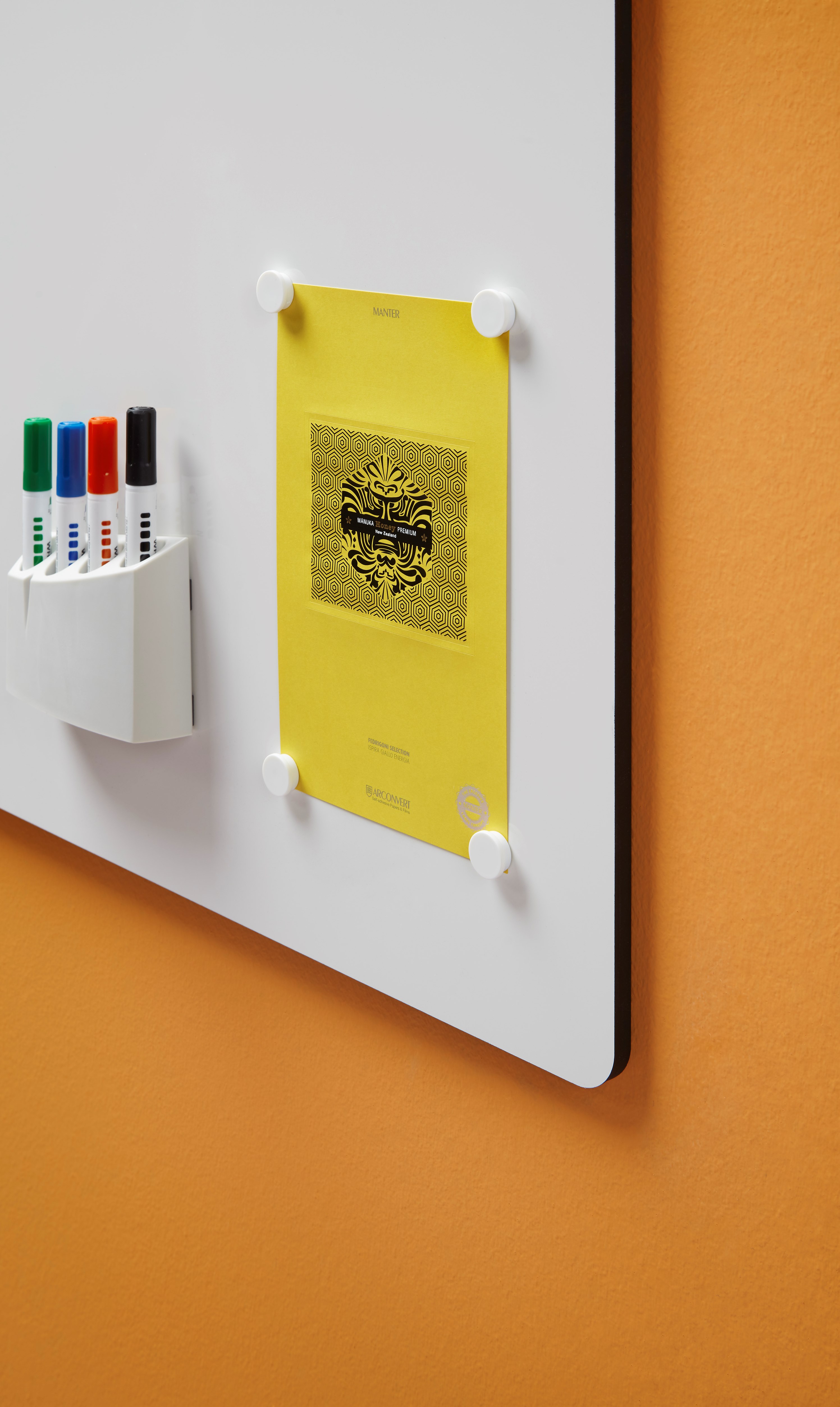 Magnetic slate office whiteboard CHAMELEON CURVE By Made Design