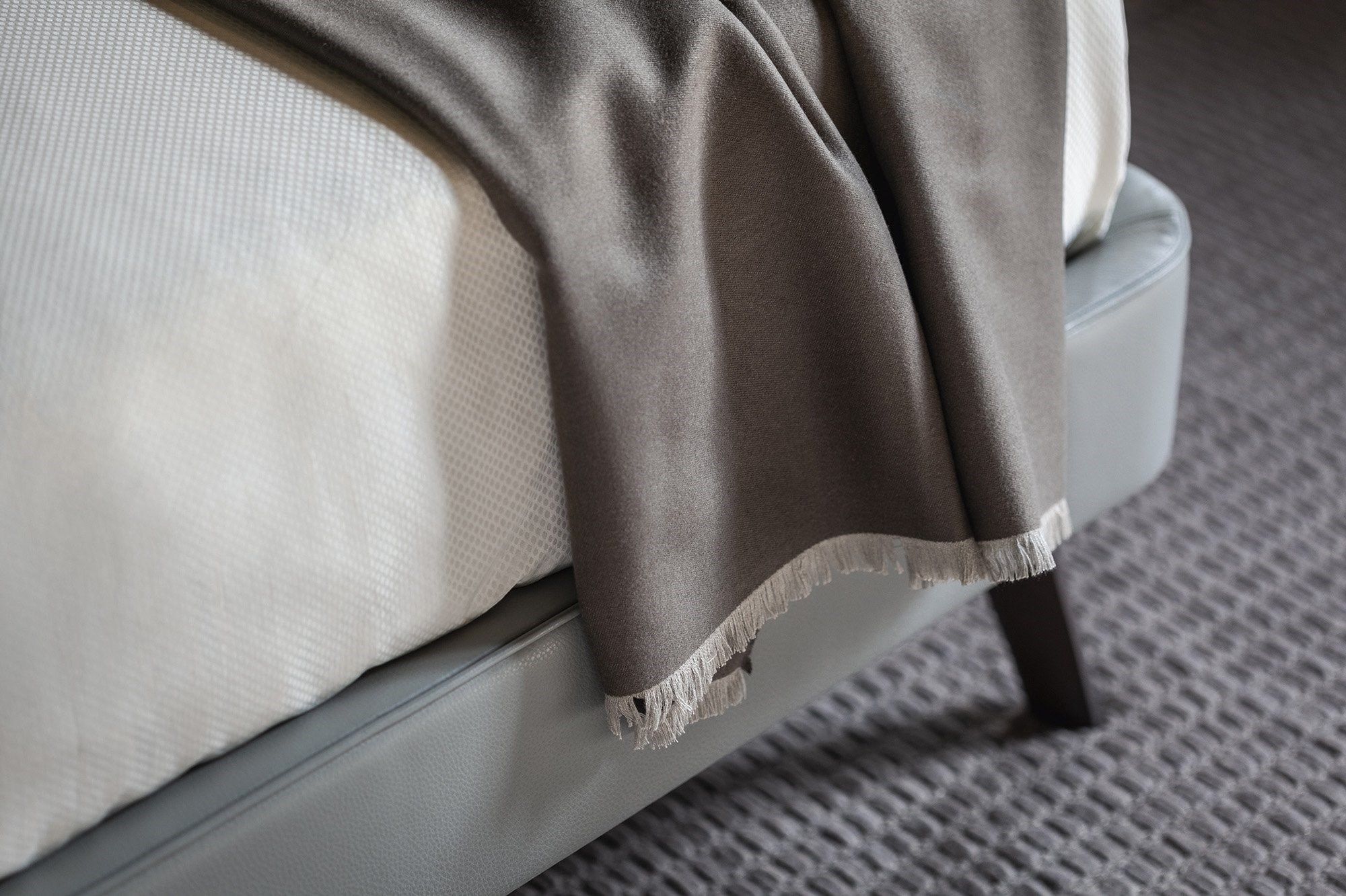 Solid-color silk lap robe CHAMONIX By Poltrona Frau