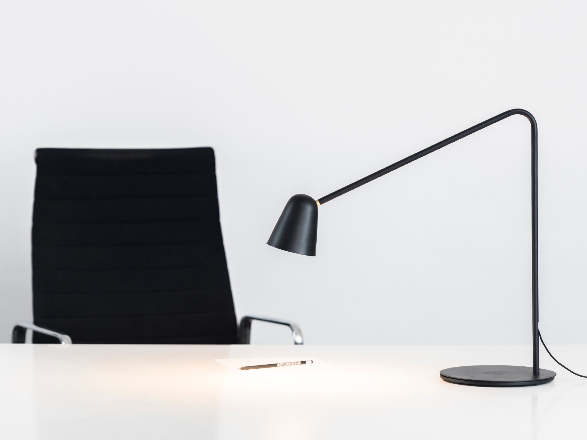 CHAPLIN | Steel desk lamp By Formagenda design Benjamin Hopf
