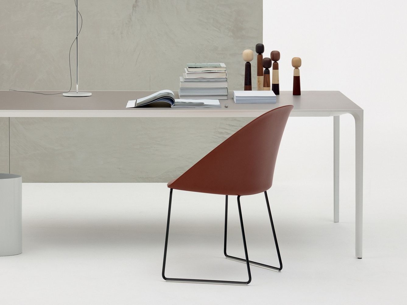 CILA | Sedia a slitta Collezione Cila By arper design Lievore Altherr