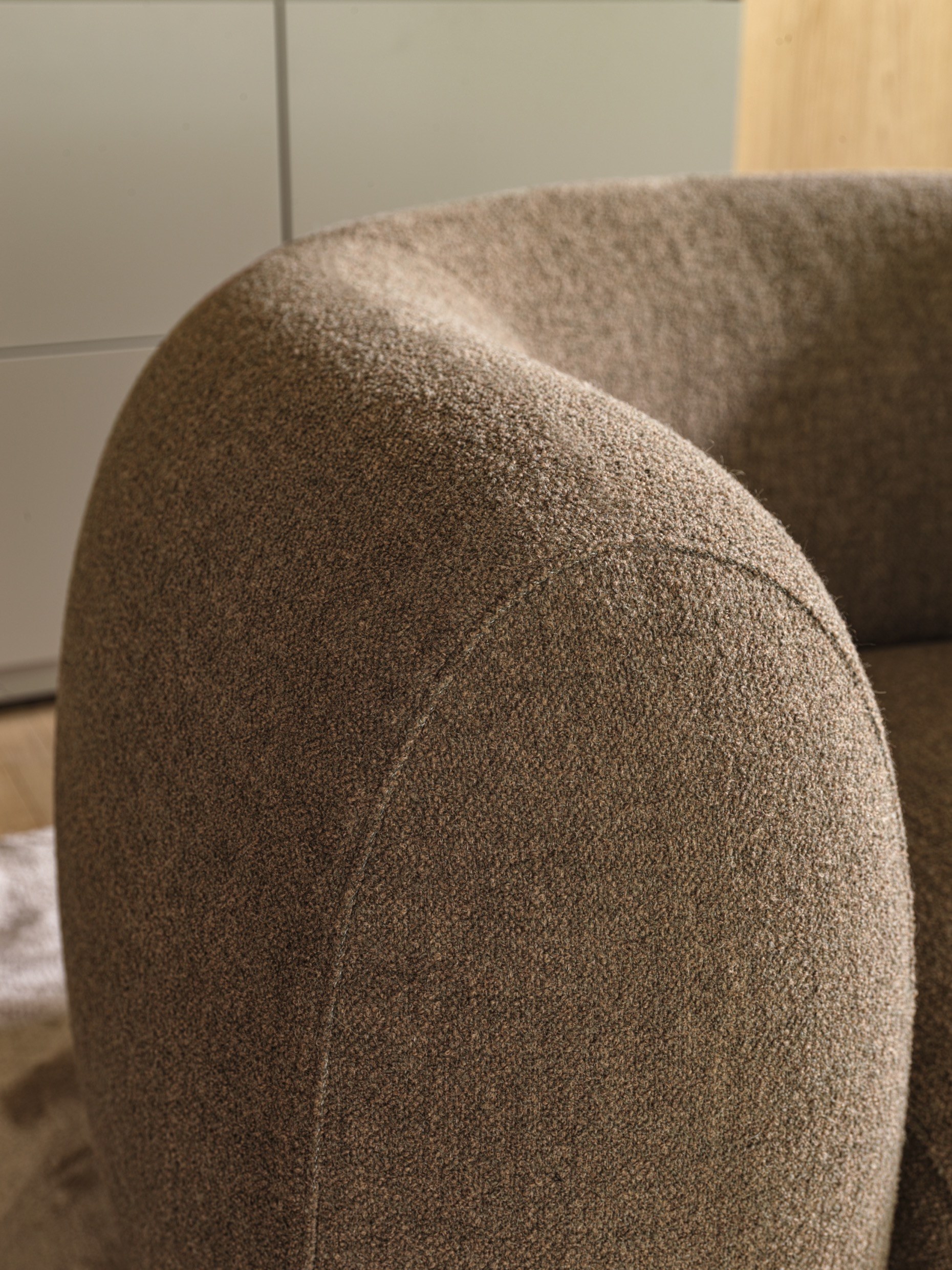 CINNAMON Armchair By Molteni & C. | design Naoto Fukasawa