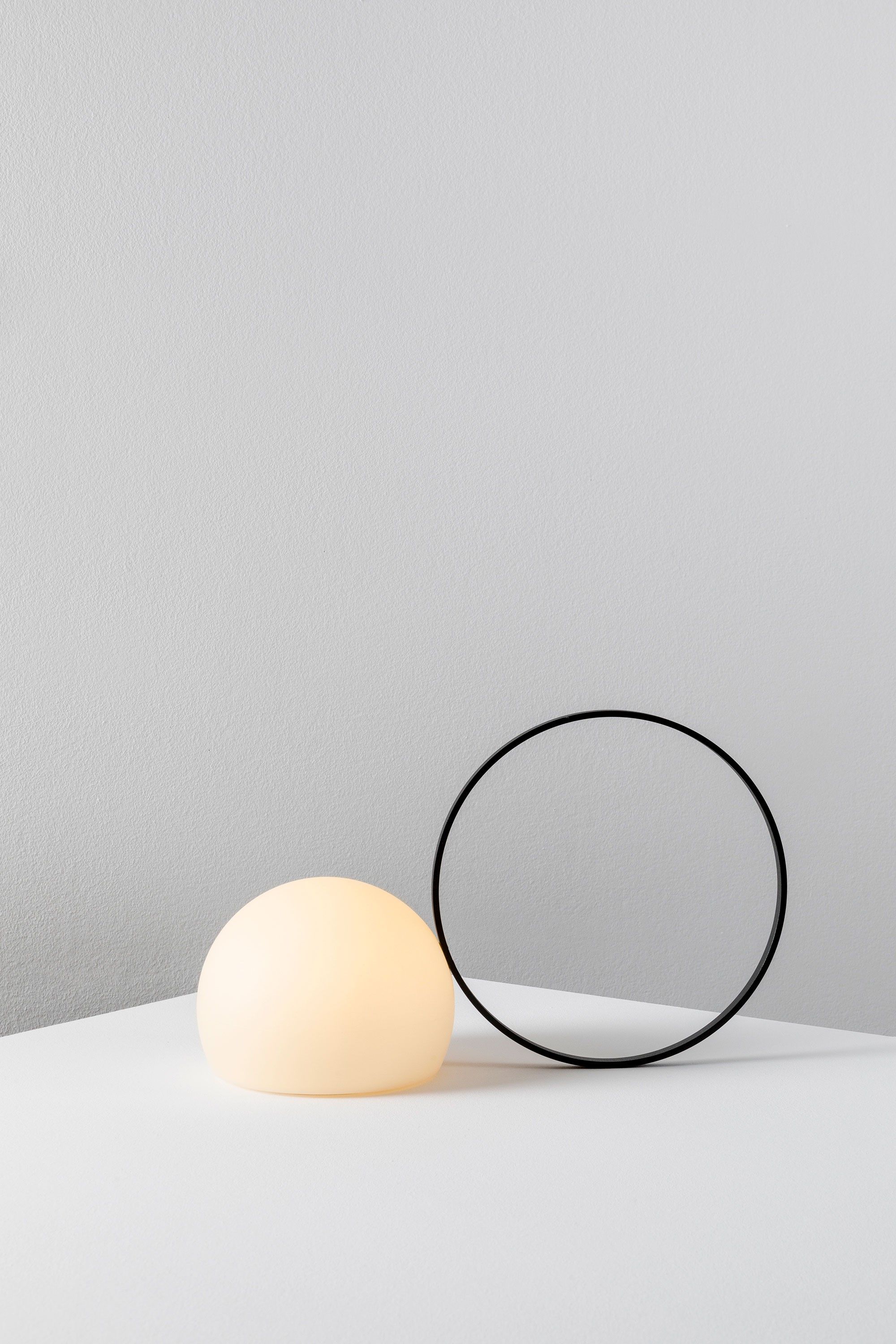 CIRC | Table lamp By Estiluz