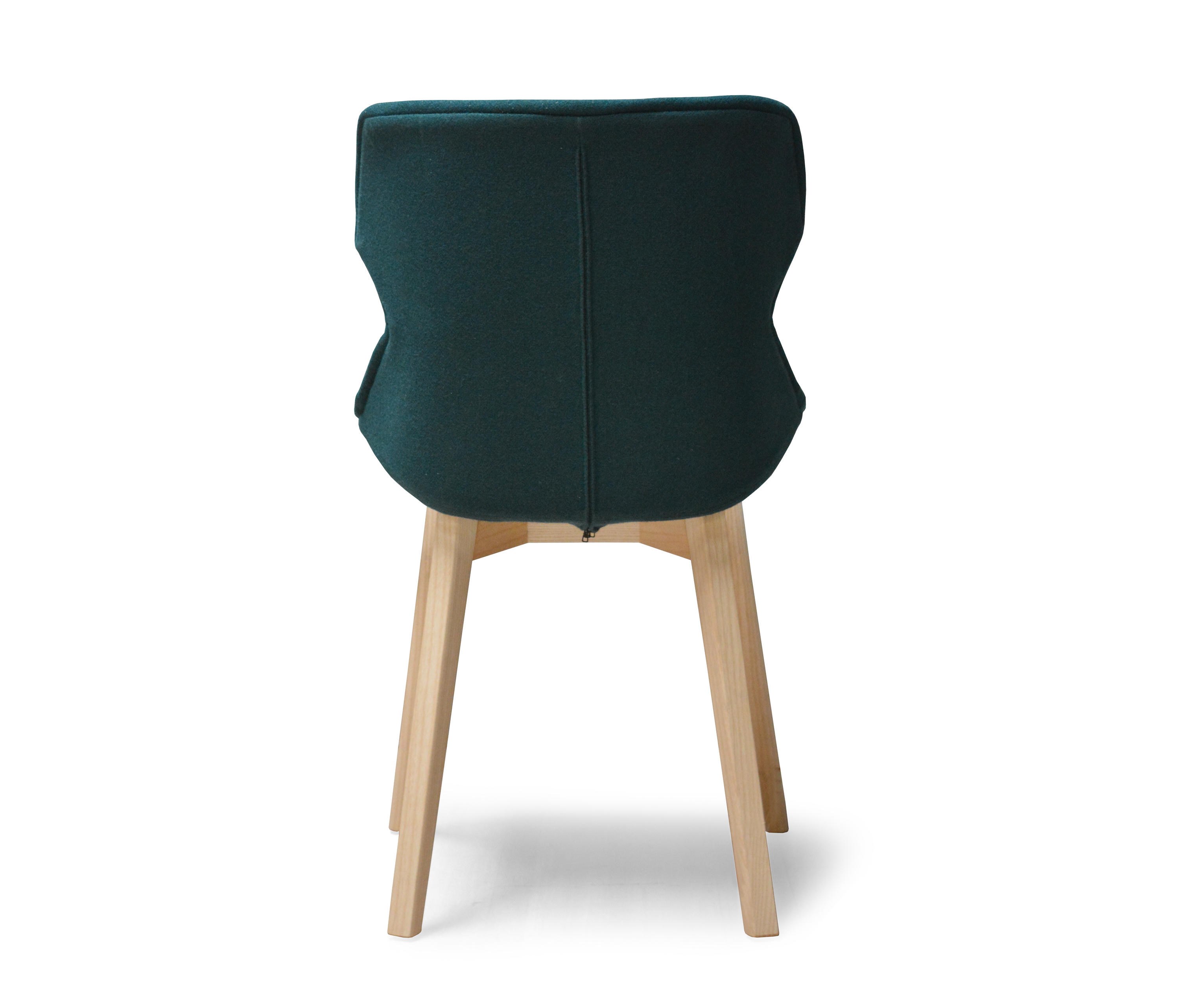 CLARISSA Upholstered chair By Moroso | design Patricia Urquiola