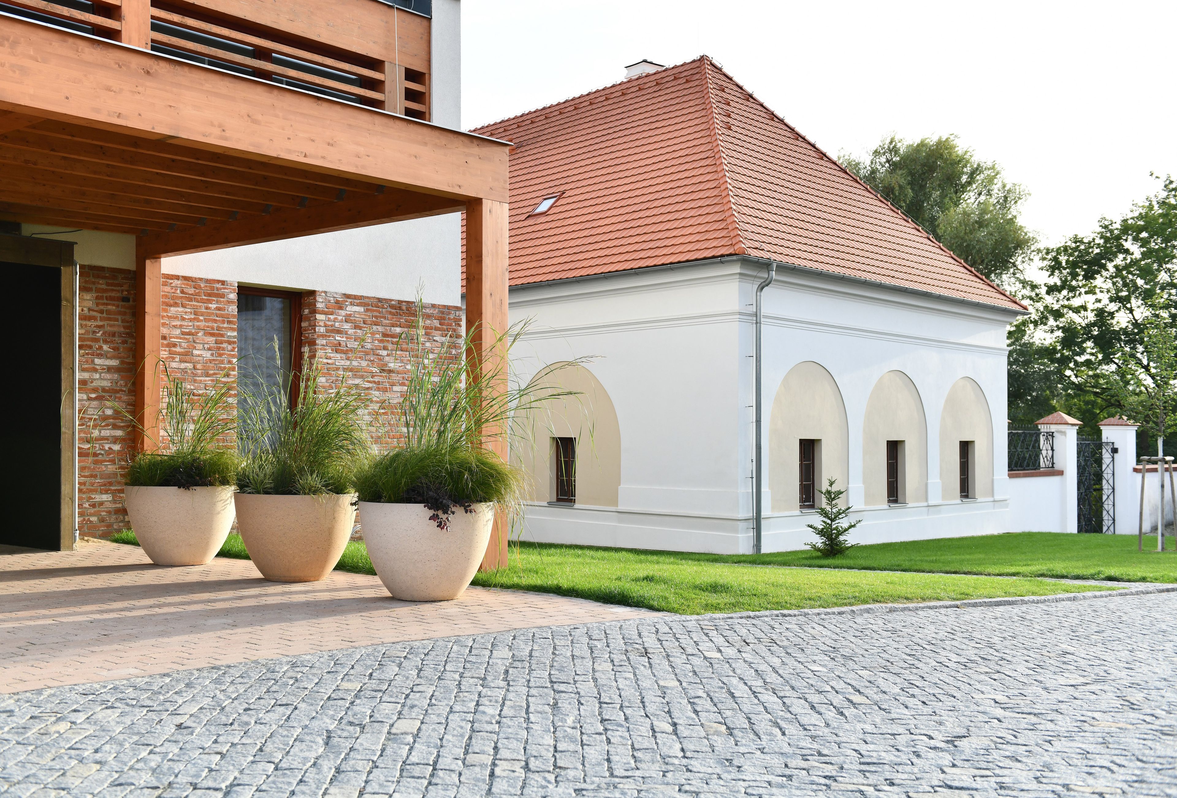 CLASSIC XL Garden vase By Betoni