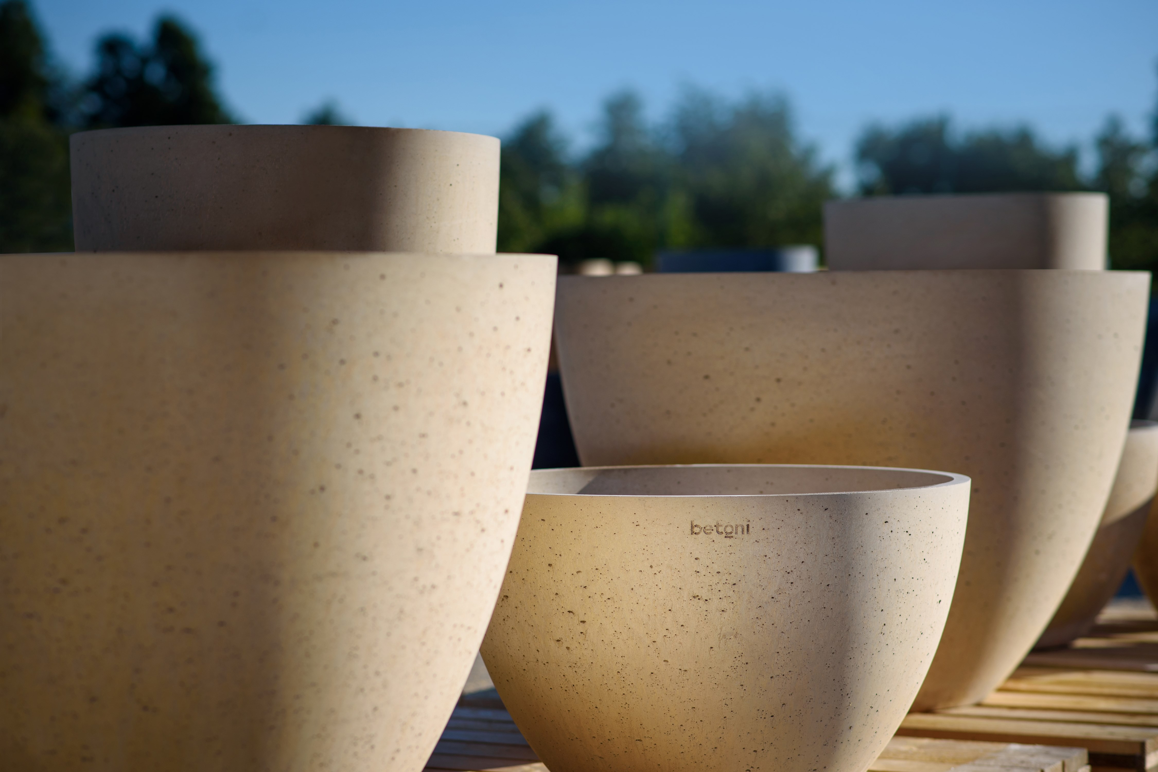 CLASSIC XL Garden vase By Betoni