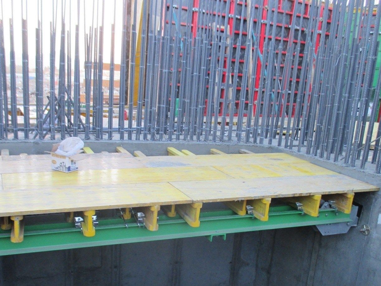 Tubular structure and scaffolding CLIMBING PLATFORMS By Faresin Formwork