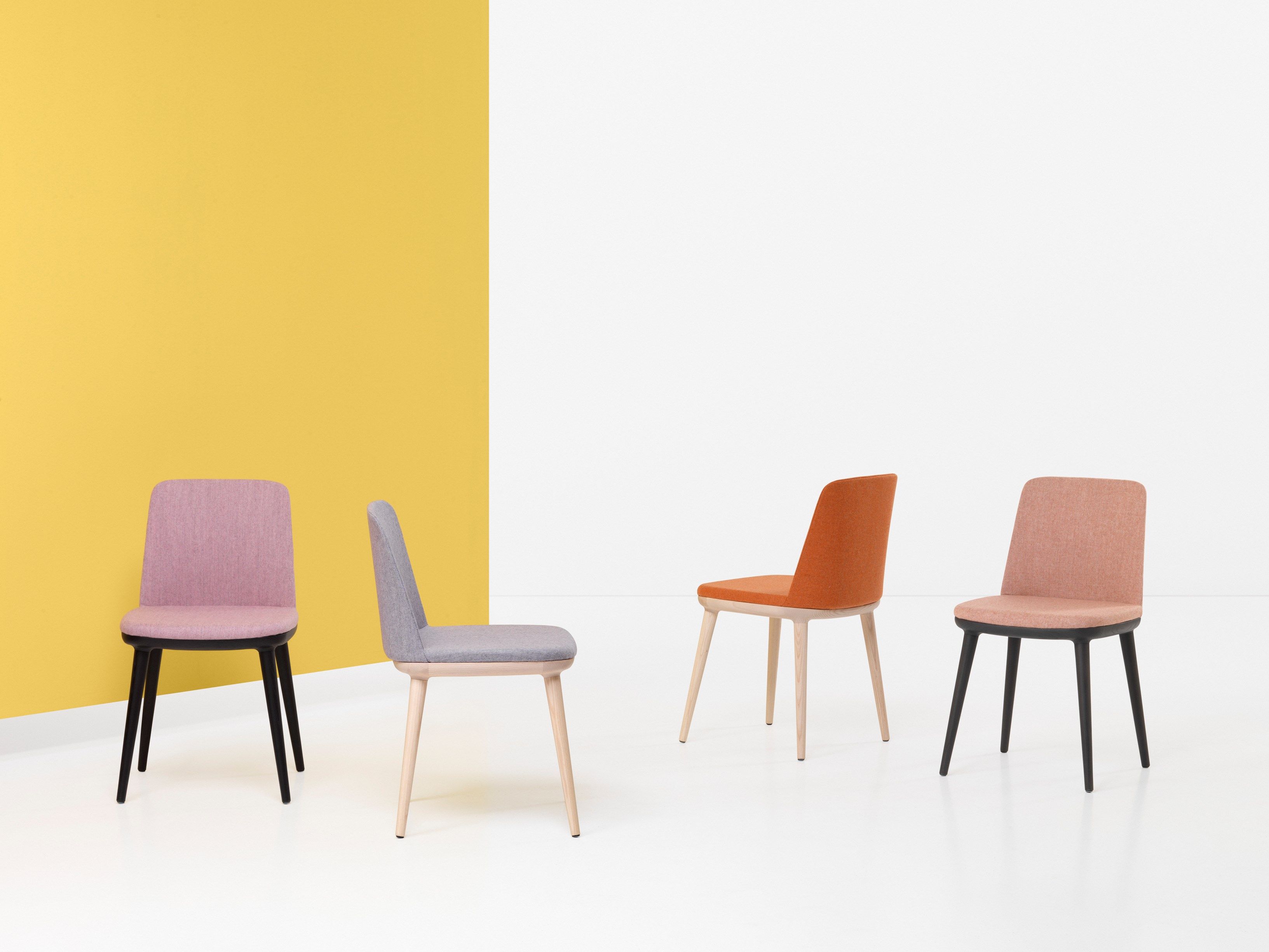 CLOE' CHAIR Upholstered fabric chair By Verti | design Enrico Franzolini