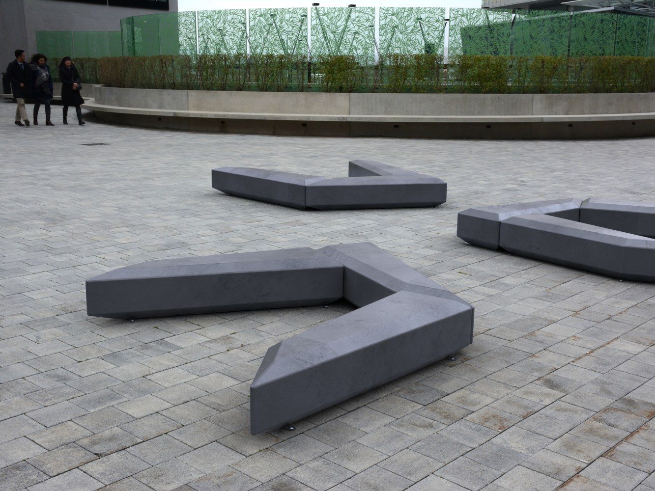 COFFINE LOUNGE Modular backless polyethylene bench By miramondo