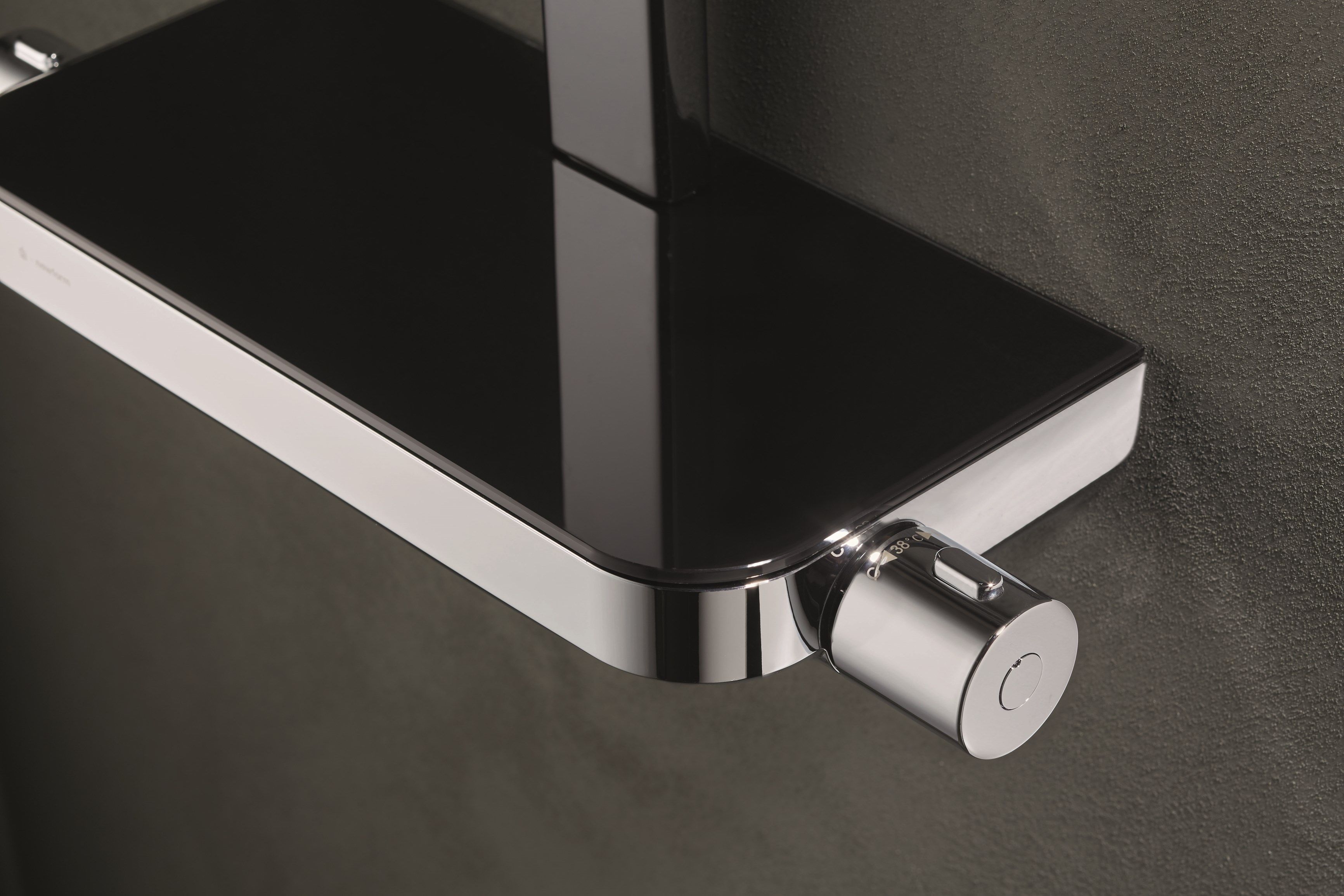 SHOWER COLUMNS | Columna de ducha termostática By newform