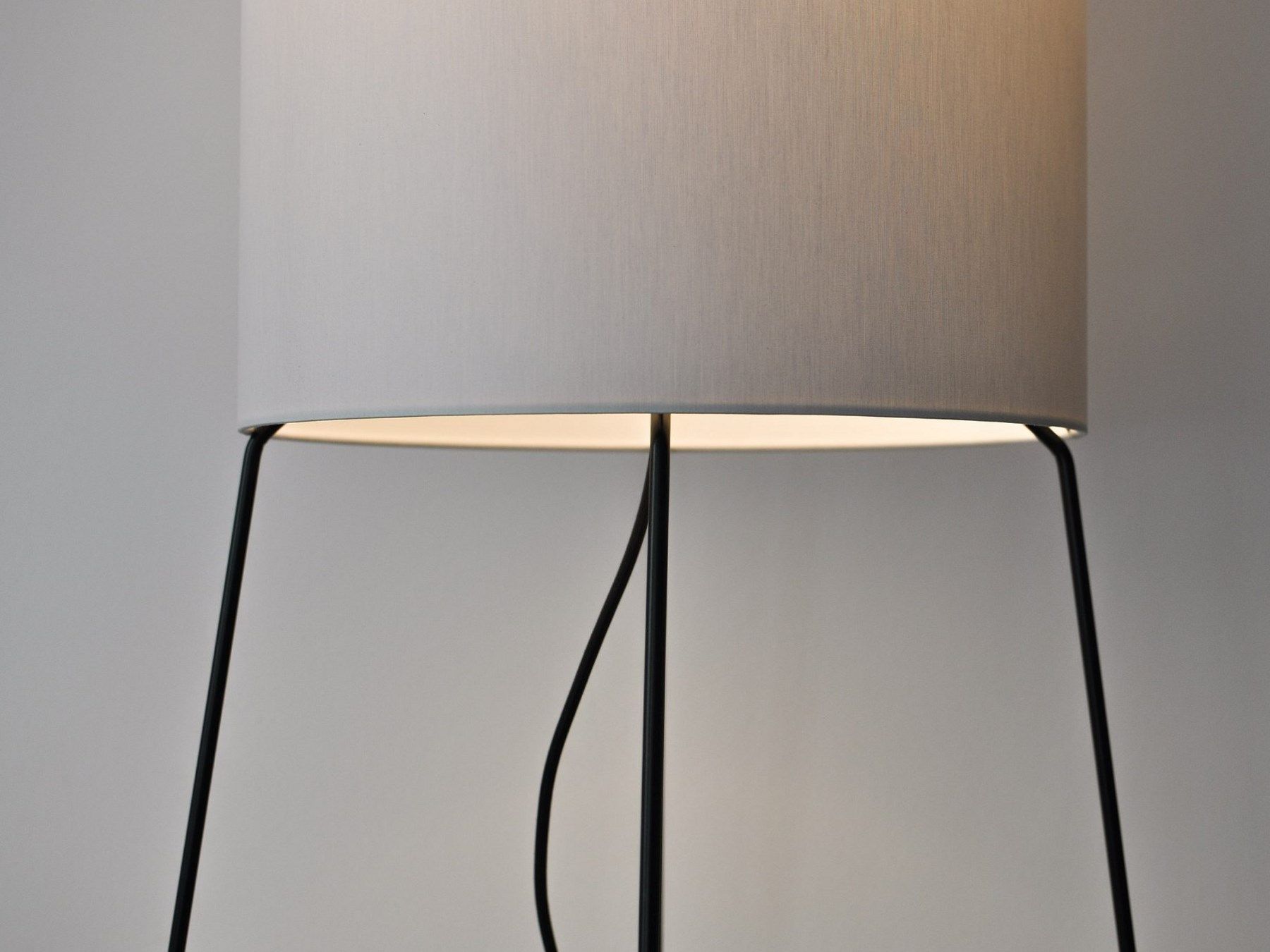 COLUMN | Floor lamp By filumen