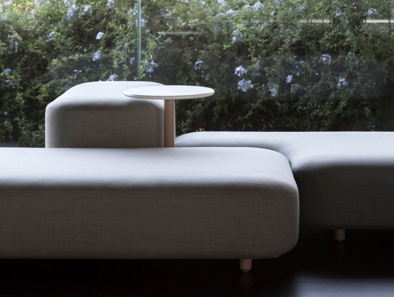 Sectional sofa COMMON By Viccarbe design Naoto Fukasawa