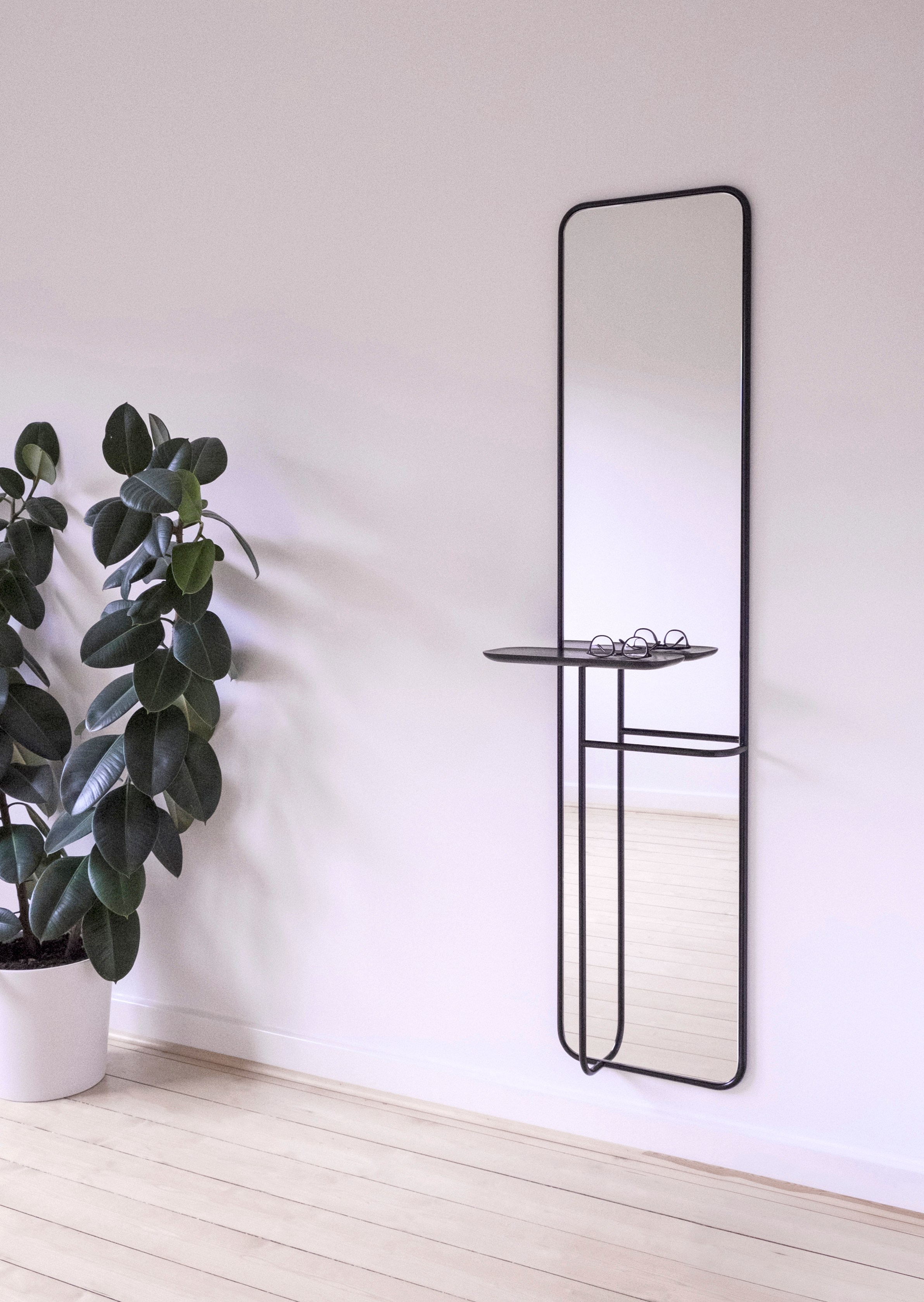 Wall-mounted hall mirror with shelf CONCIERGE By Caussa design Andreas ...