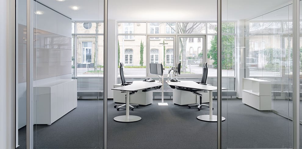 CONSULT 办公桌 By BENE