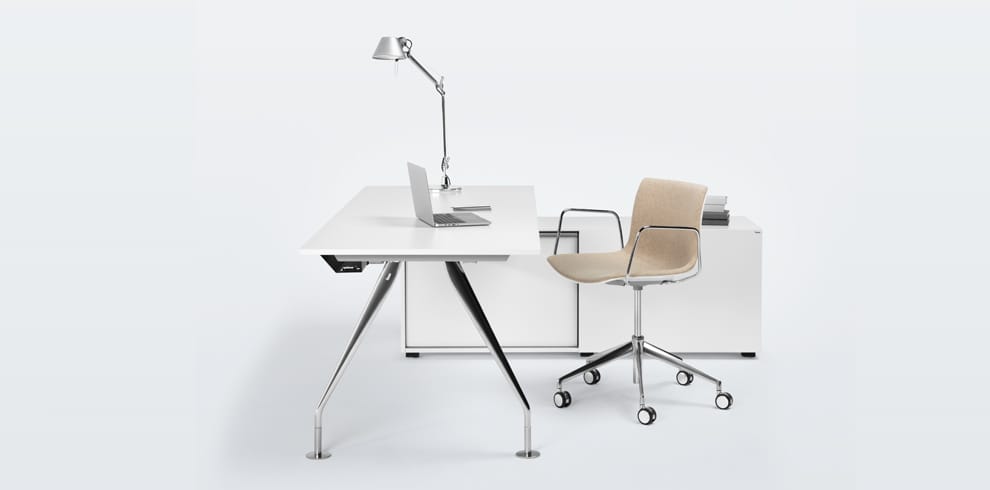 CONSULT 办公桌 By BENE