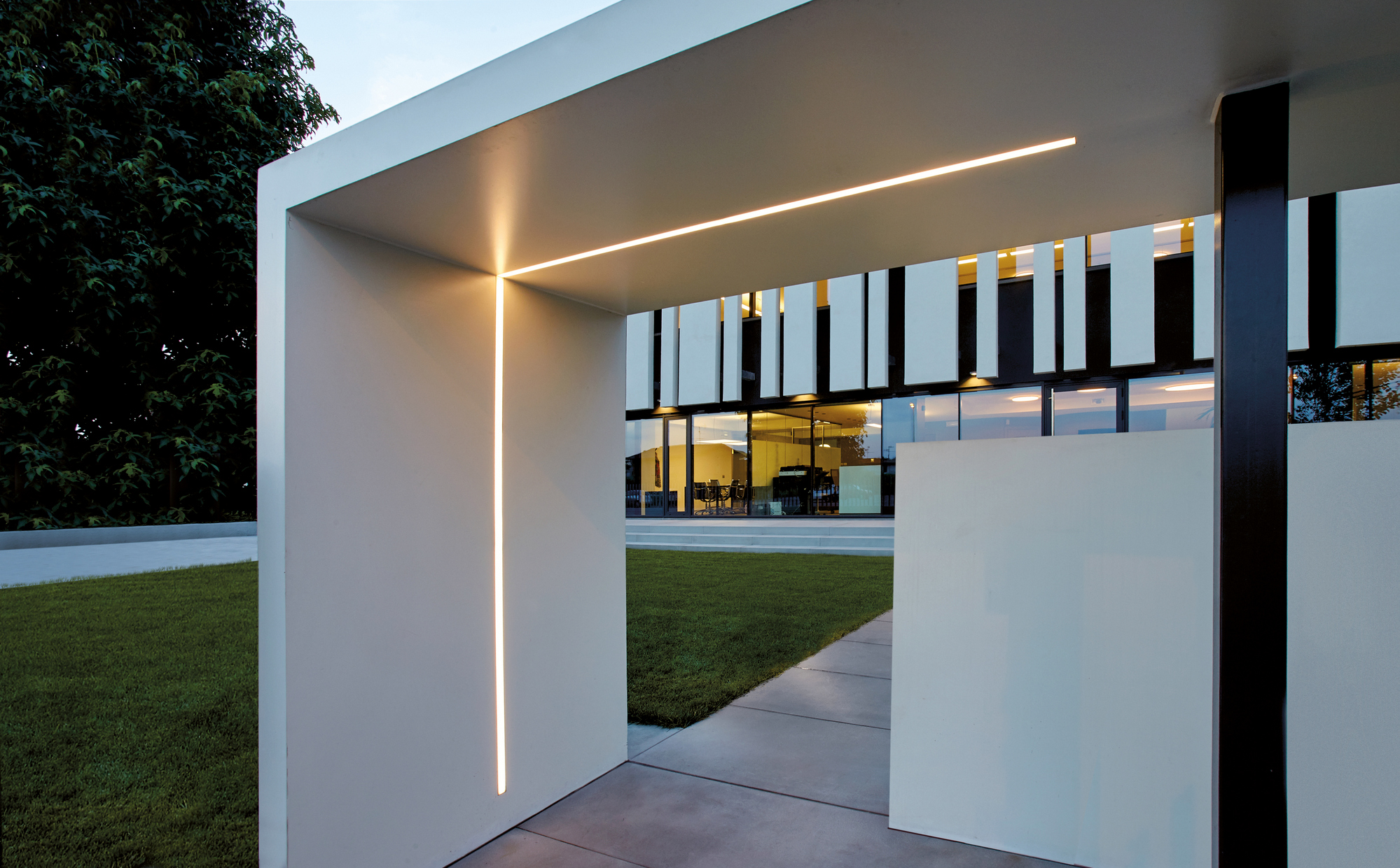 CONTINUOUS ROD MINIMAL Aluminium linear lighting profile By SIMES