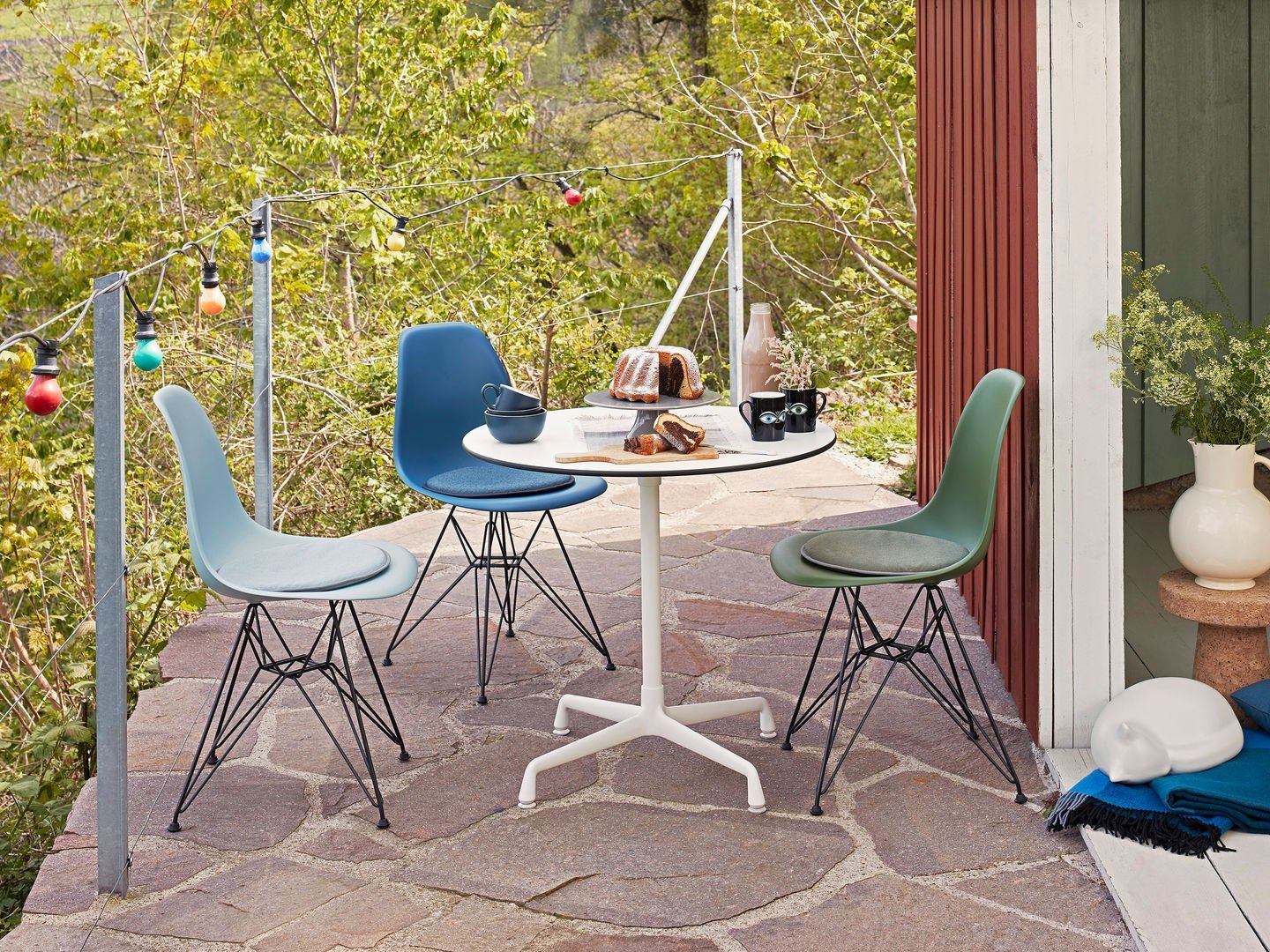 CONTRACT TABLE ROUND Round melamine table with star base By Vitra ...
