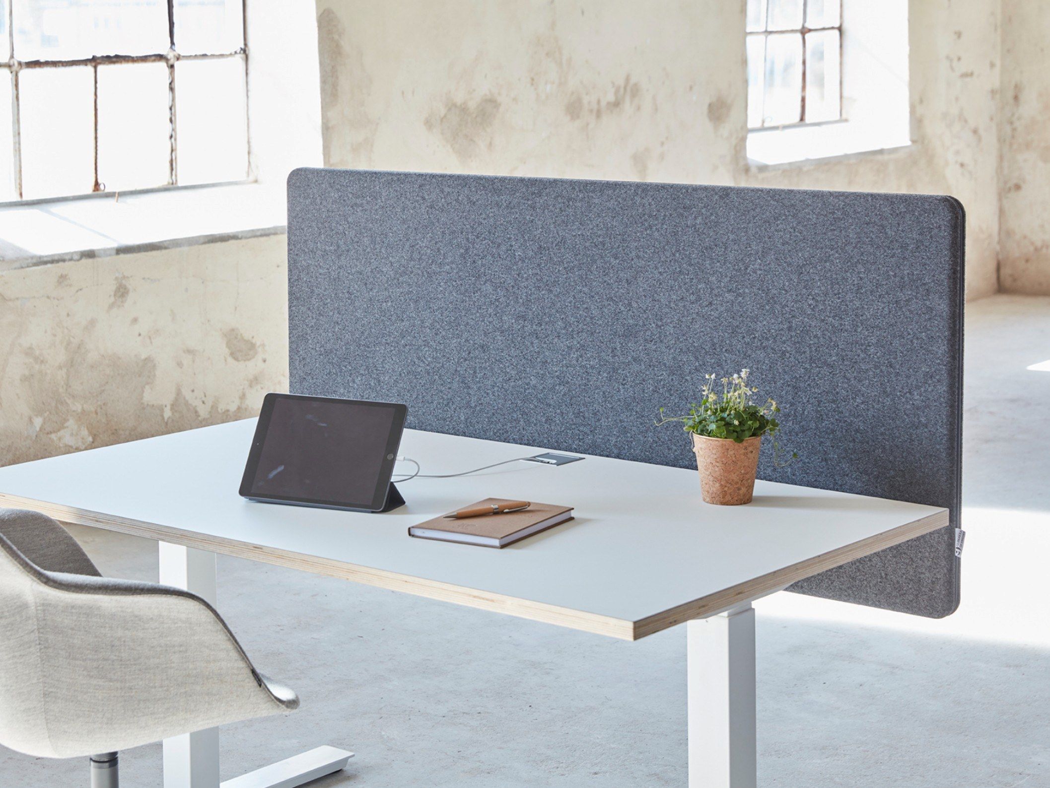 CONTRAST | Desktop partition Sound absorbing desktop partition By ...