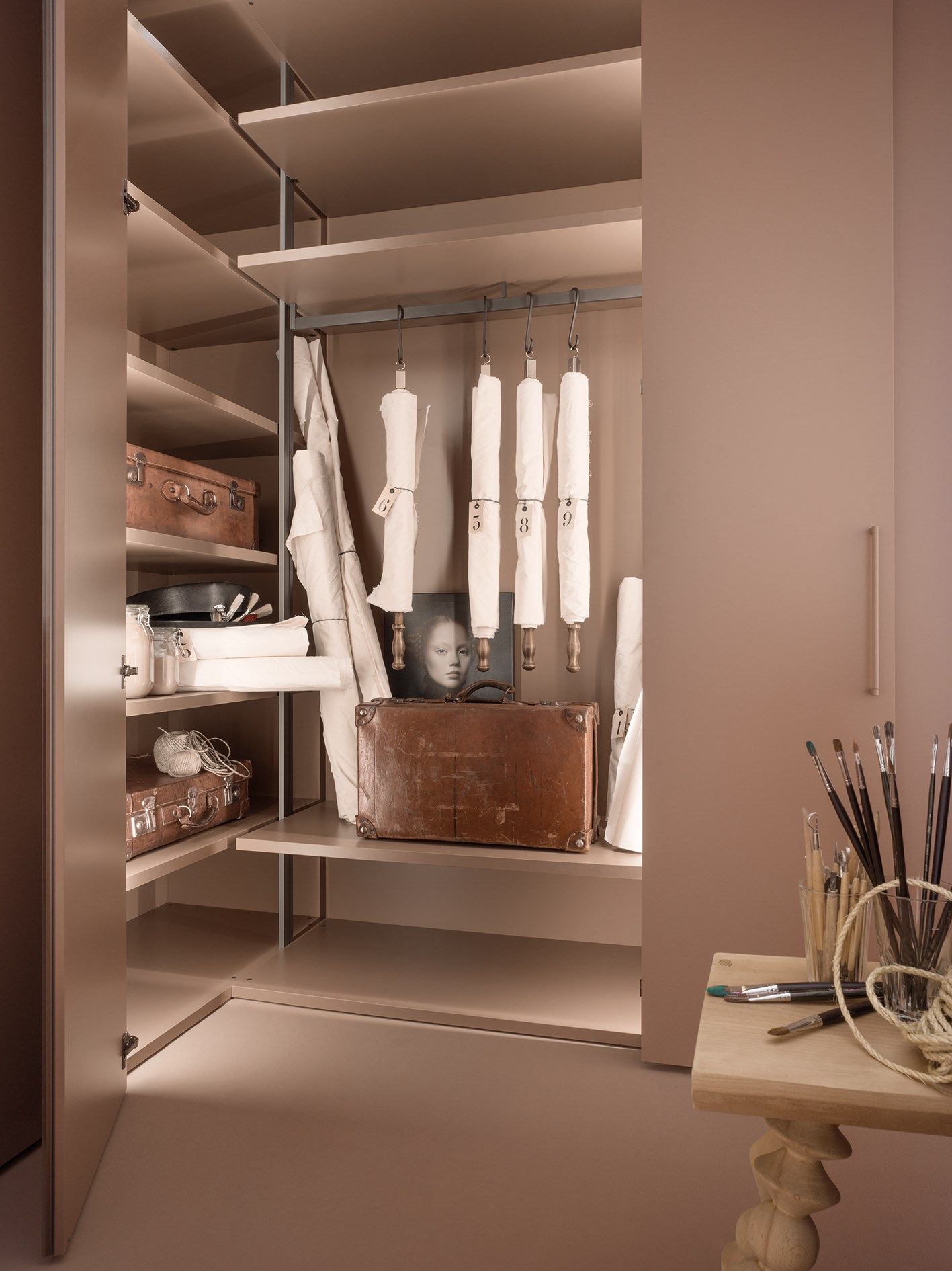 CORE | Corner wardrobe By Caccaro