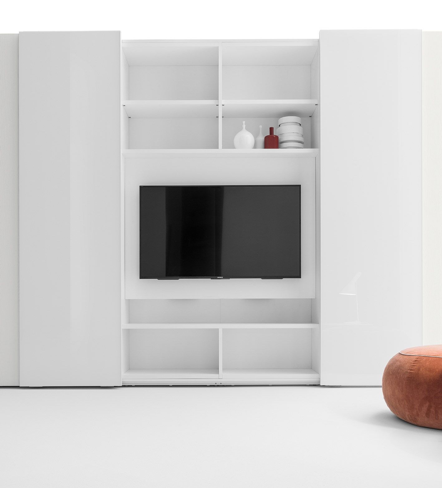 CORE | Wardrobe with built-in TV By Caccaro design R&S Caccaro